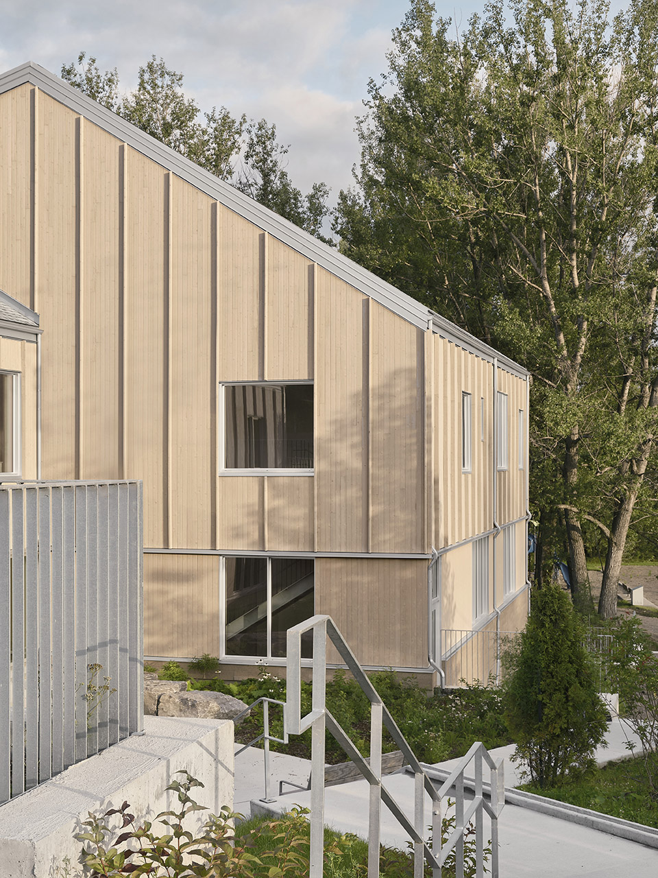 École de l’Étincelle by Agence Spatiale, Appareil Architecture, BGLA ...