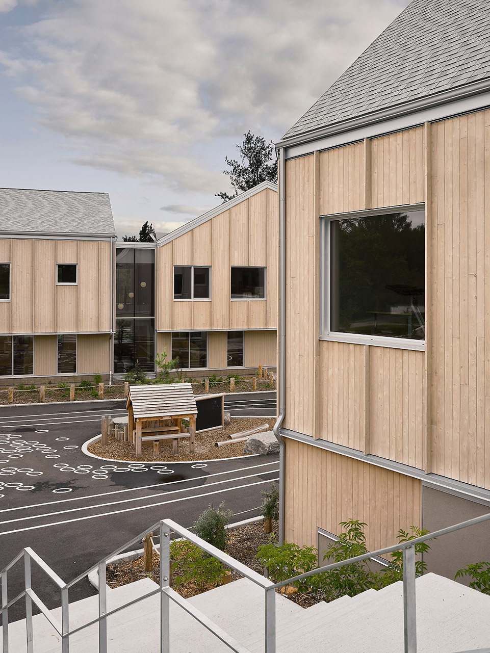 École de l’Étincelle by Agence Spatiale, Appareil Architecture, BGLA ...