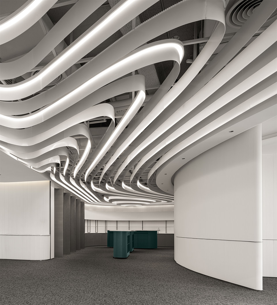 LI-NING Center in Shanghai by COLORFULL YUJING - 谷德设计网