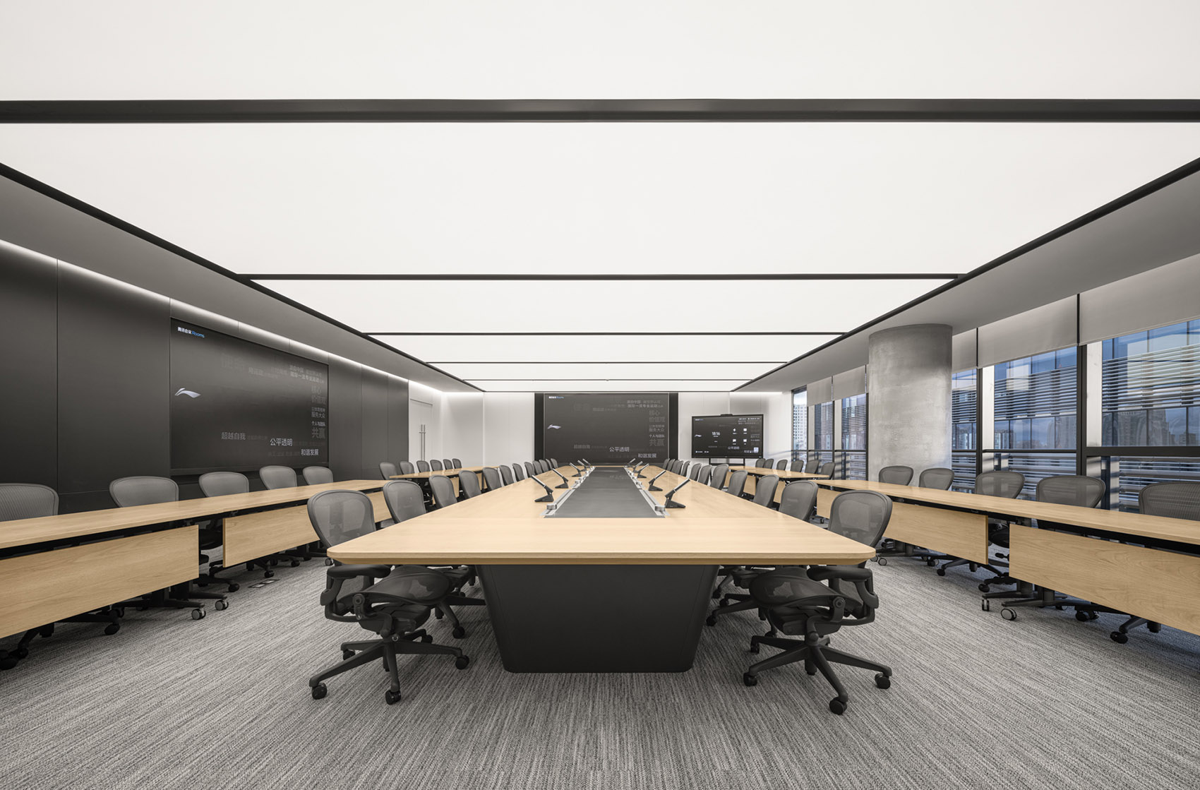 LI-NING Center in Shanghai by COLORFULL YUJING - 谷德设计网