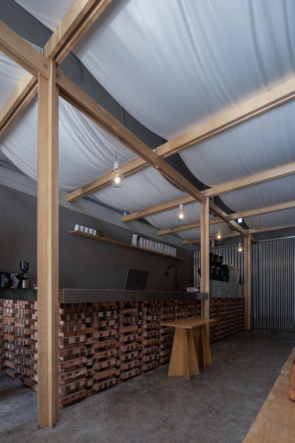 Community Coffee, China by NEMEArchitects - 谷德设计网