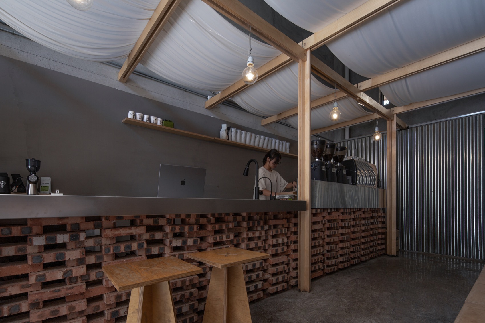 Community Coffee, China by NEMEArchitects - 谷德设计网