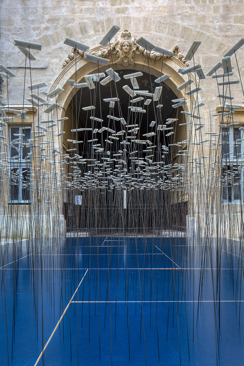 Art Installation from Recycled COVID-19 Tests by Subset - 谷德设计网 Art Installation from Recycled COVID-19 Tests by Subset - 谷德设计网