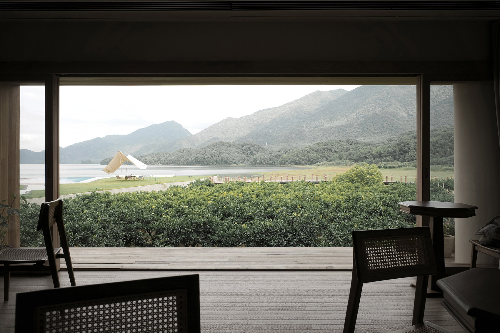 Carefree Wandering Boutique Hotel by Mutual Architecture+ Shangguan ...