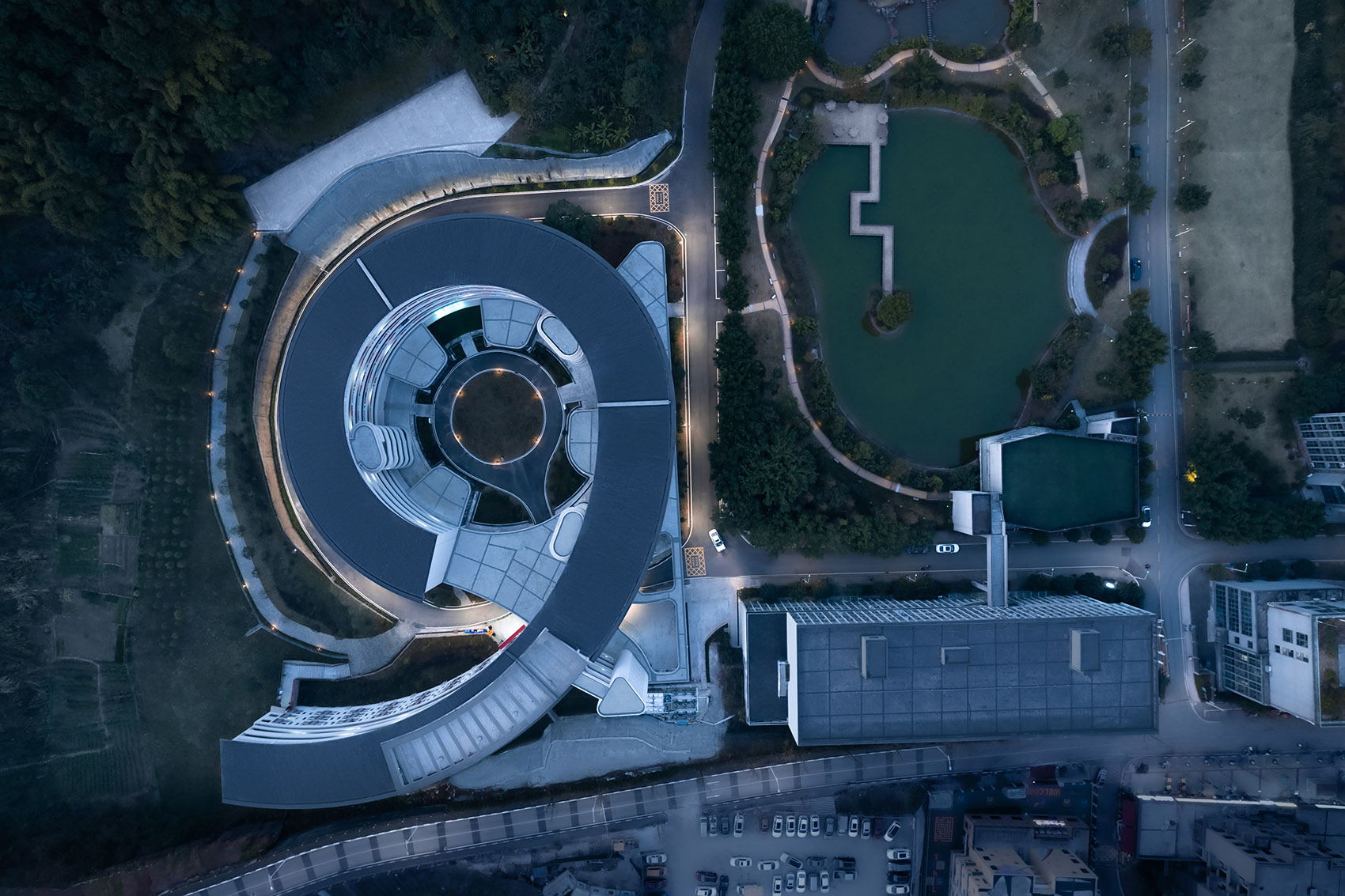 Chongqing College of Mobile Communication Hechuan Campus by IG ...