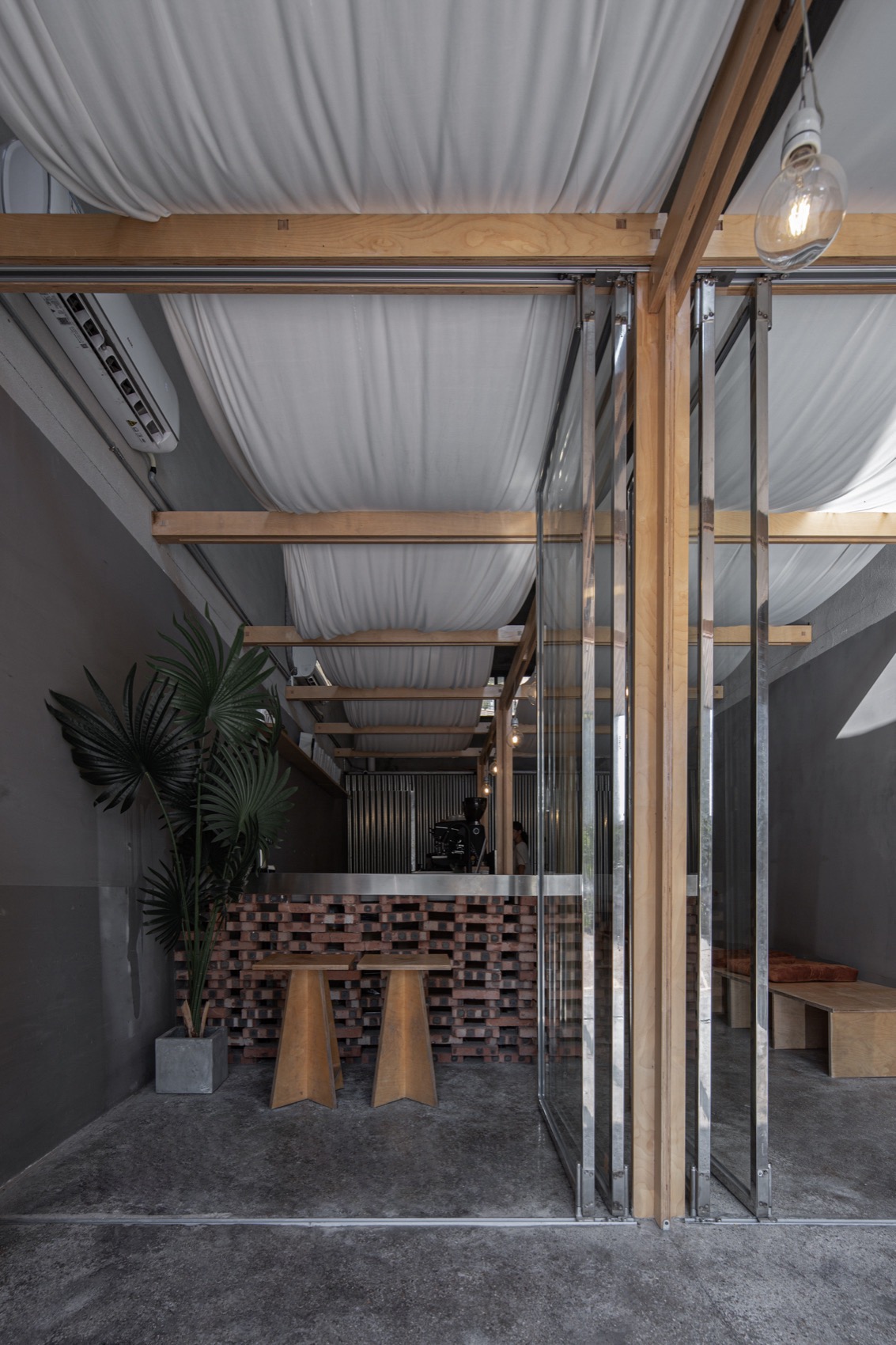 Community Coffee, China by NEMEArchitects - 谷德设计网