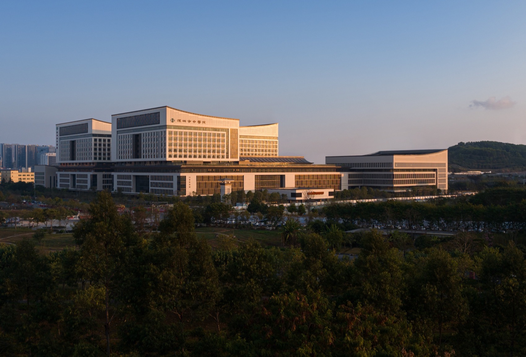 Guangming Campus of Shenzhen TCM Hospital by MENG ARCHITECTS - 谷德设计网