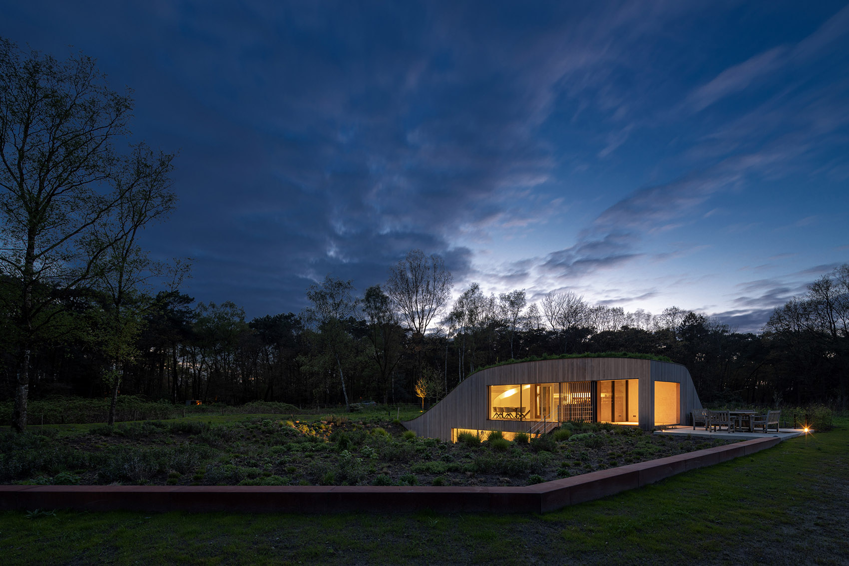 The House Under the Ground by WillemsenU - 谷德设计网