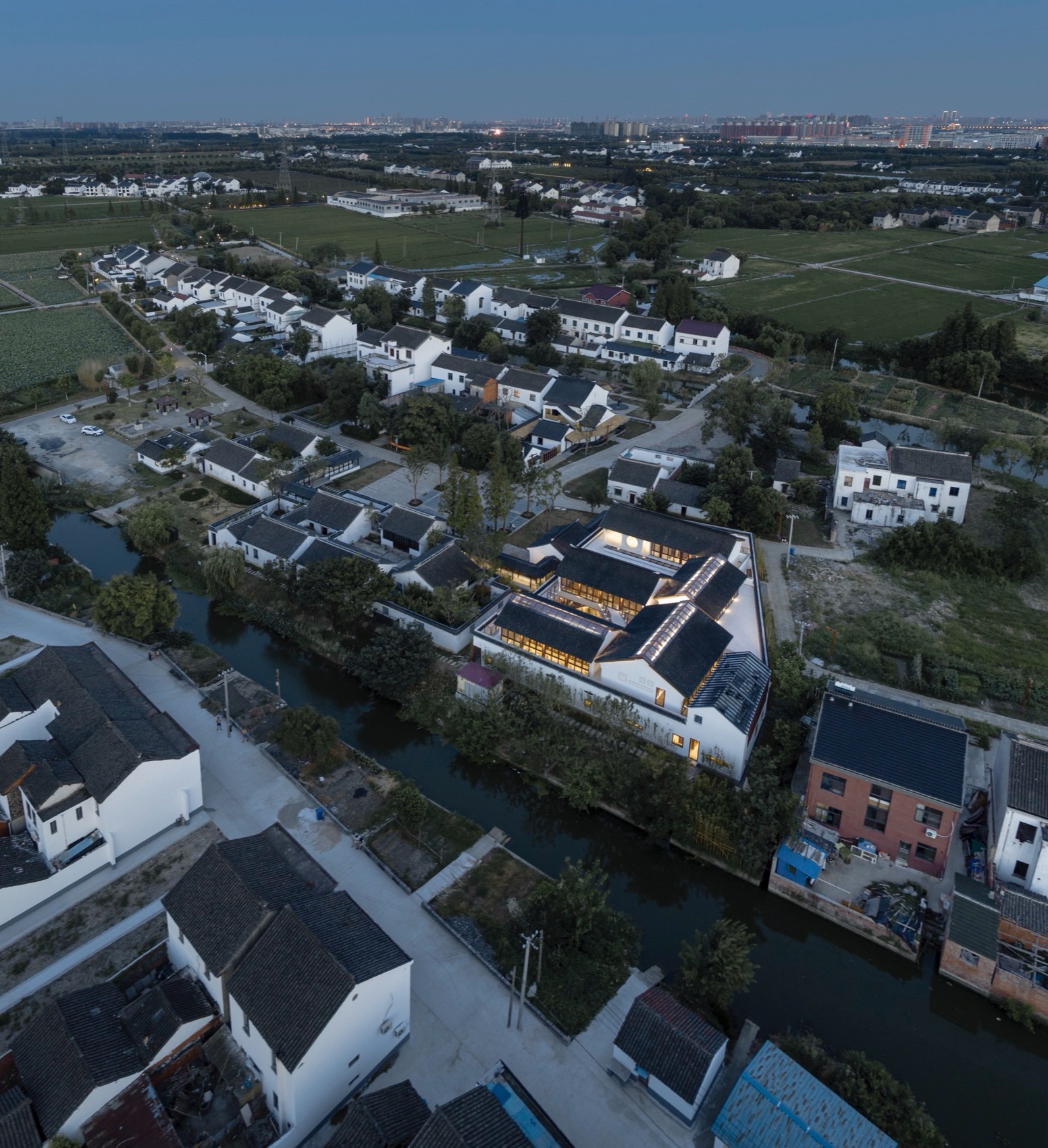 Feng Menglong Academy of Classical Learning by 9-Town Design Studio for ...