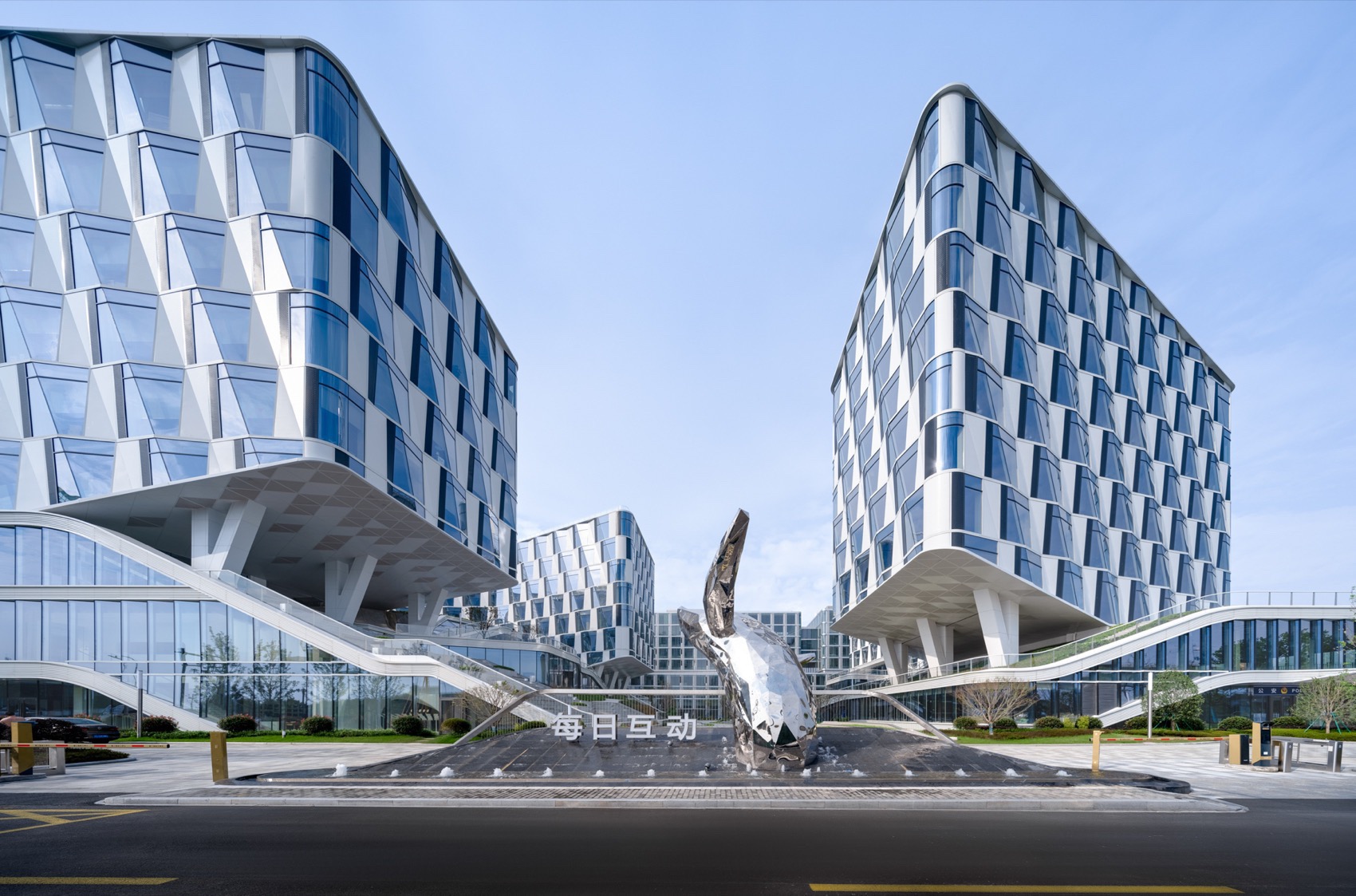 Merit Interactive Headquarters, China by LYCS Architecture - 谷德设计网