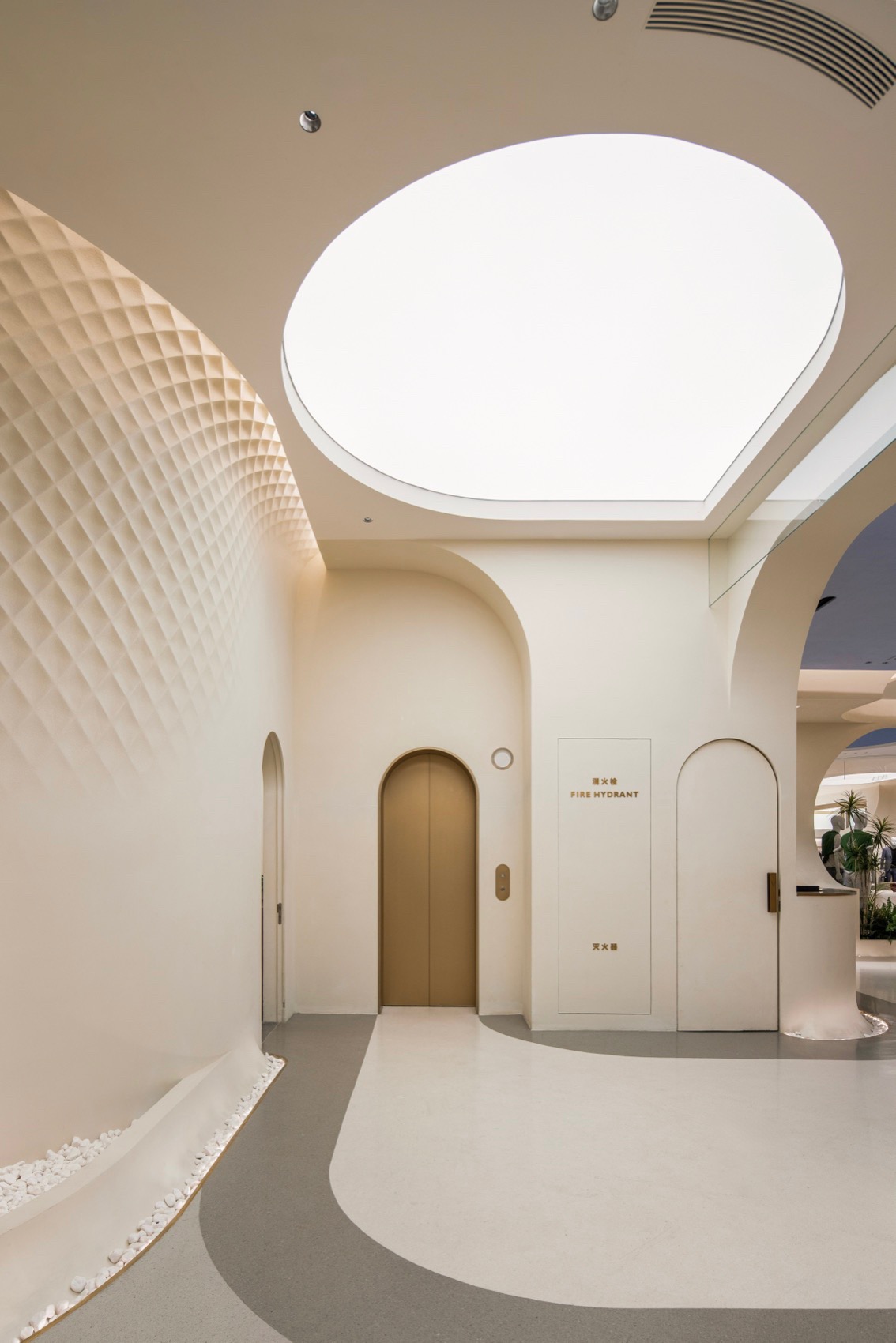 VICUTU Flagship Beijing by AntiStatics Architecture - 谷德设计网
