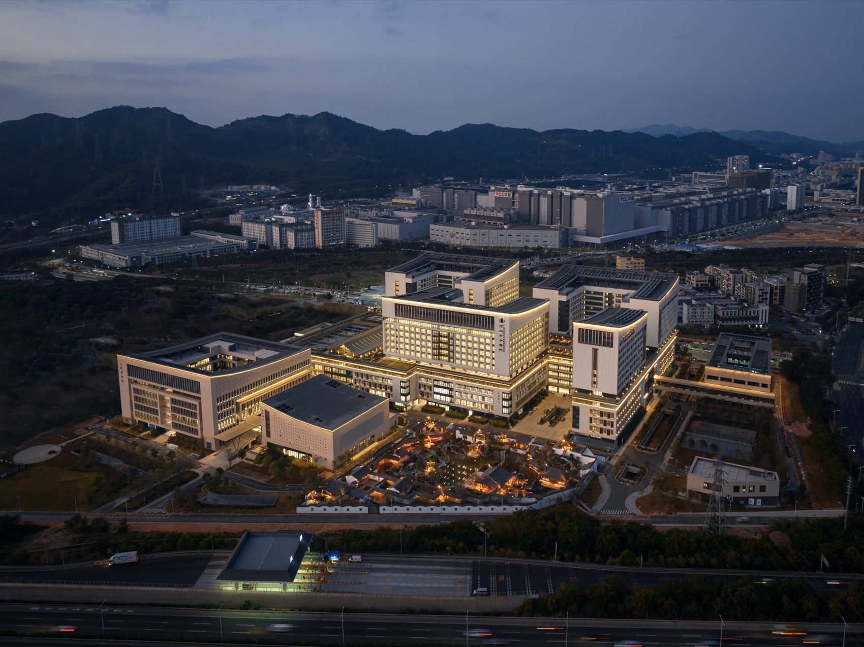 Guangming Campus of Shenzhen TCM Hospital by MENG ARCHITECTS - 谷德设计网