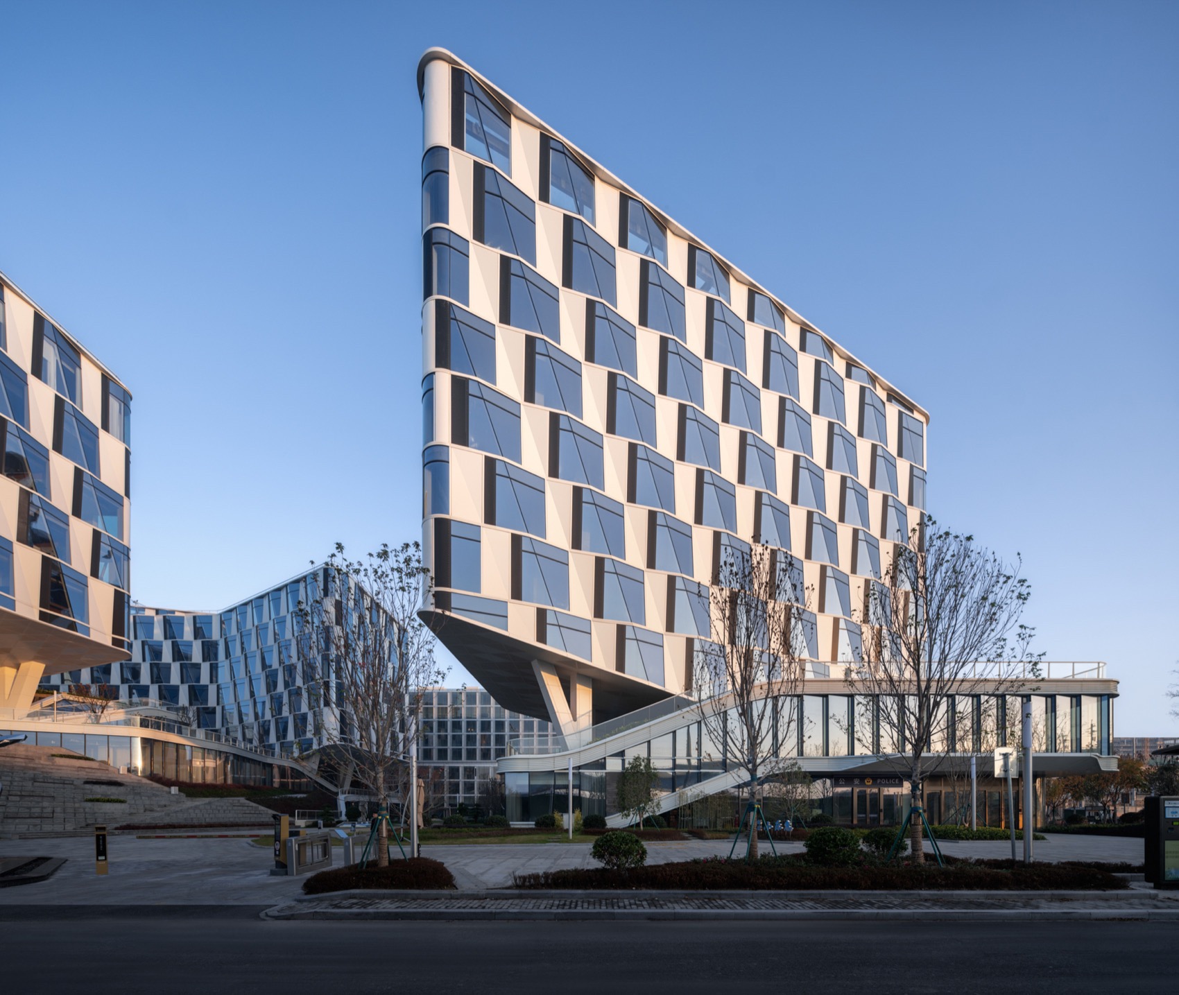 Merit Interactive Headquarters, China by LYCS Architecture - 谷德设计网