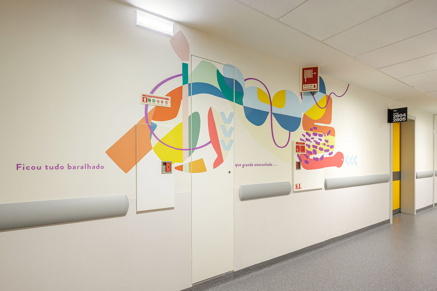 A colorful setting for the new Pediatric Ward of Hospital São João by ...