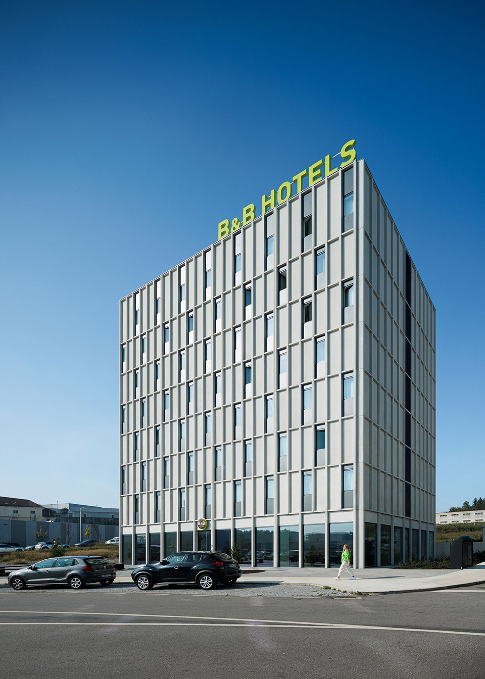 Hotel B&B Famalicão by Jorge Domingues Arquitetos - 谷德设计网