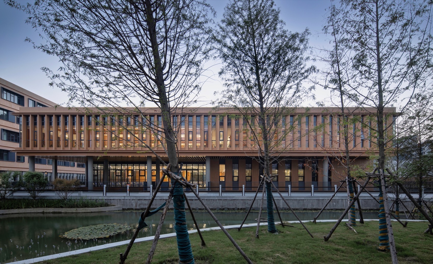 Jiangsu Meicun Senior High School Air Harbour Branch, China by SCAD - 谷德设计网
