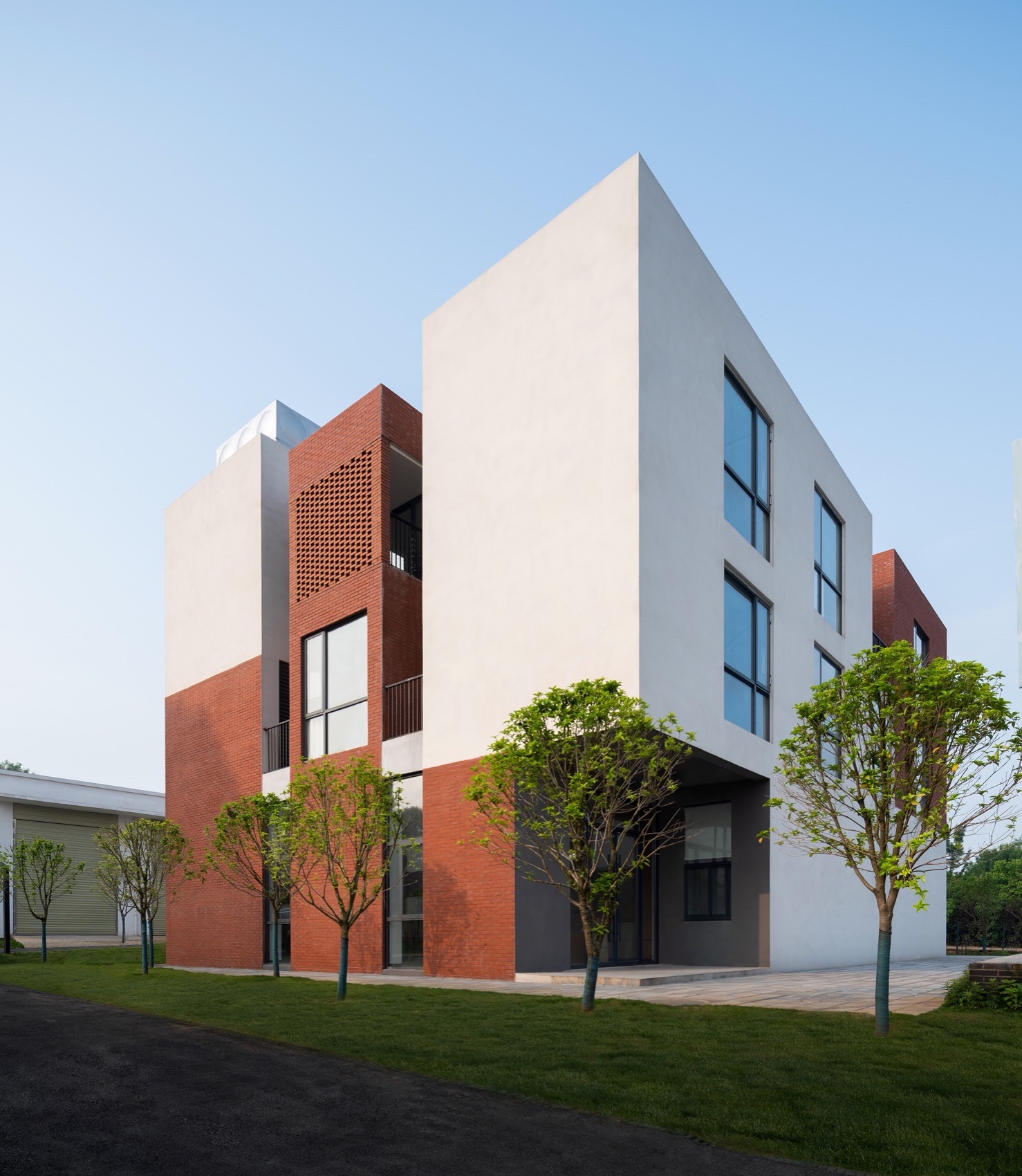 Auxiliary Buildings of Liangzi Lake Changling Ferry by UPA - 谷德设计网