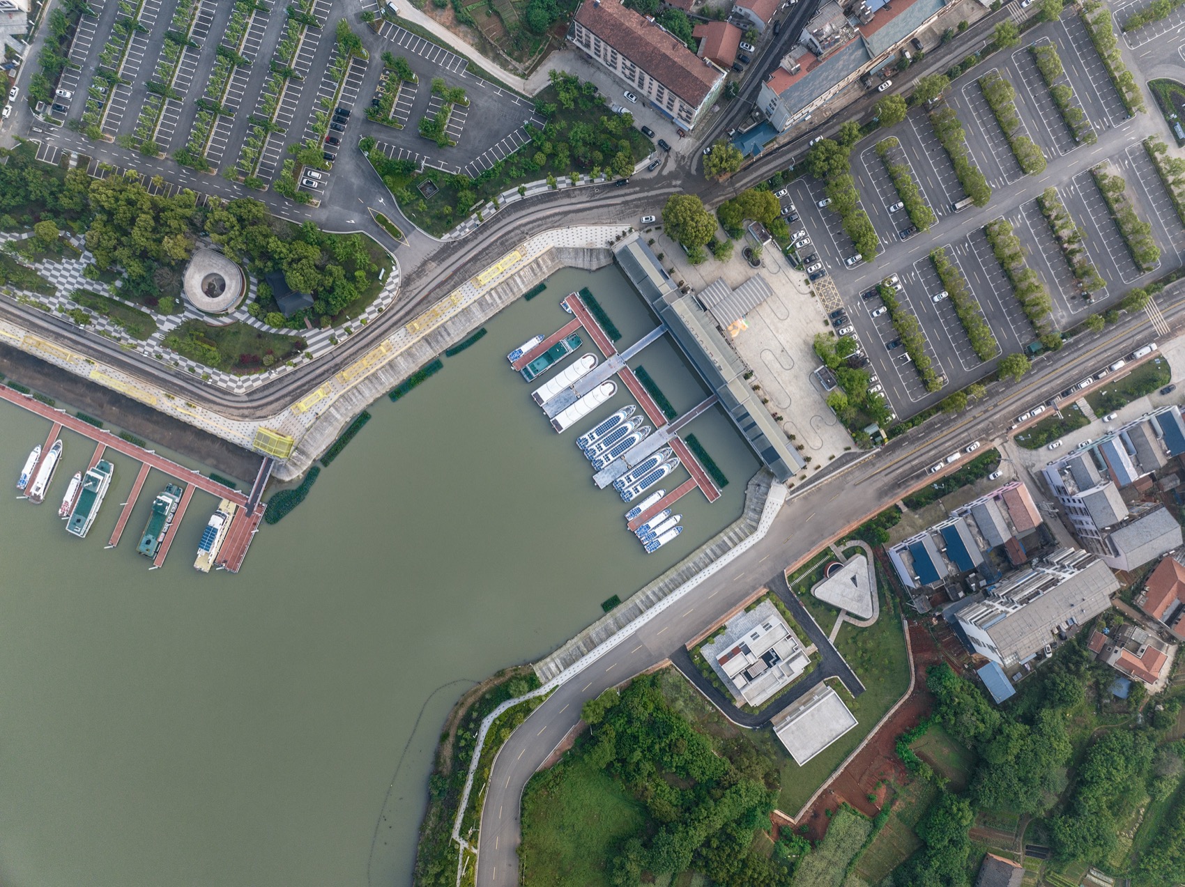 Auxiliary Buildings of Liangzi Lake Changling Ferry by UPA - 谷德设计网