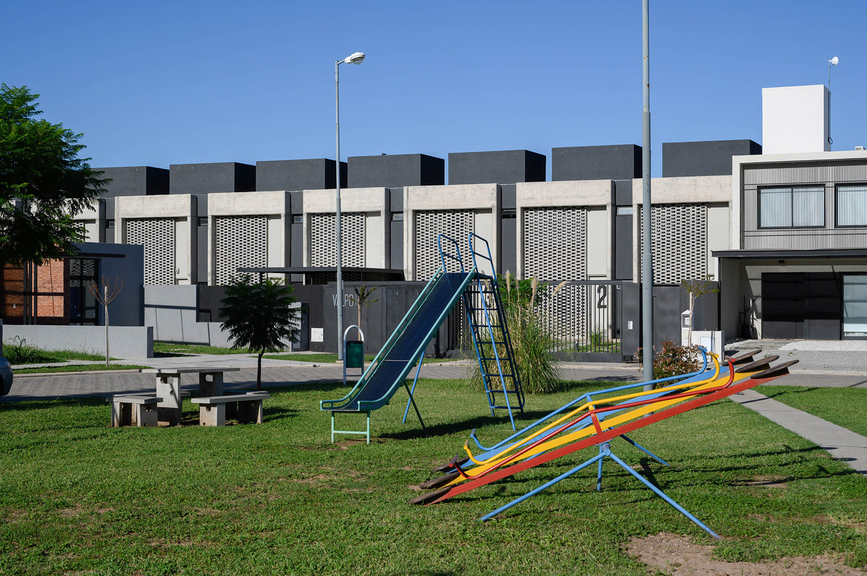 Valpo housing complexes by Montevideo studio - 谷德设计网