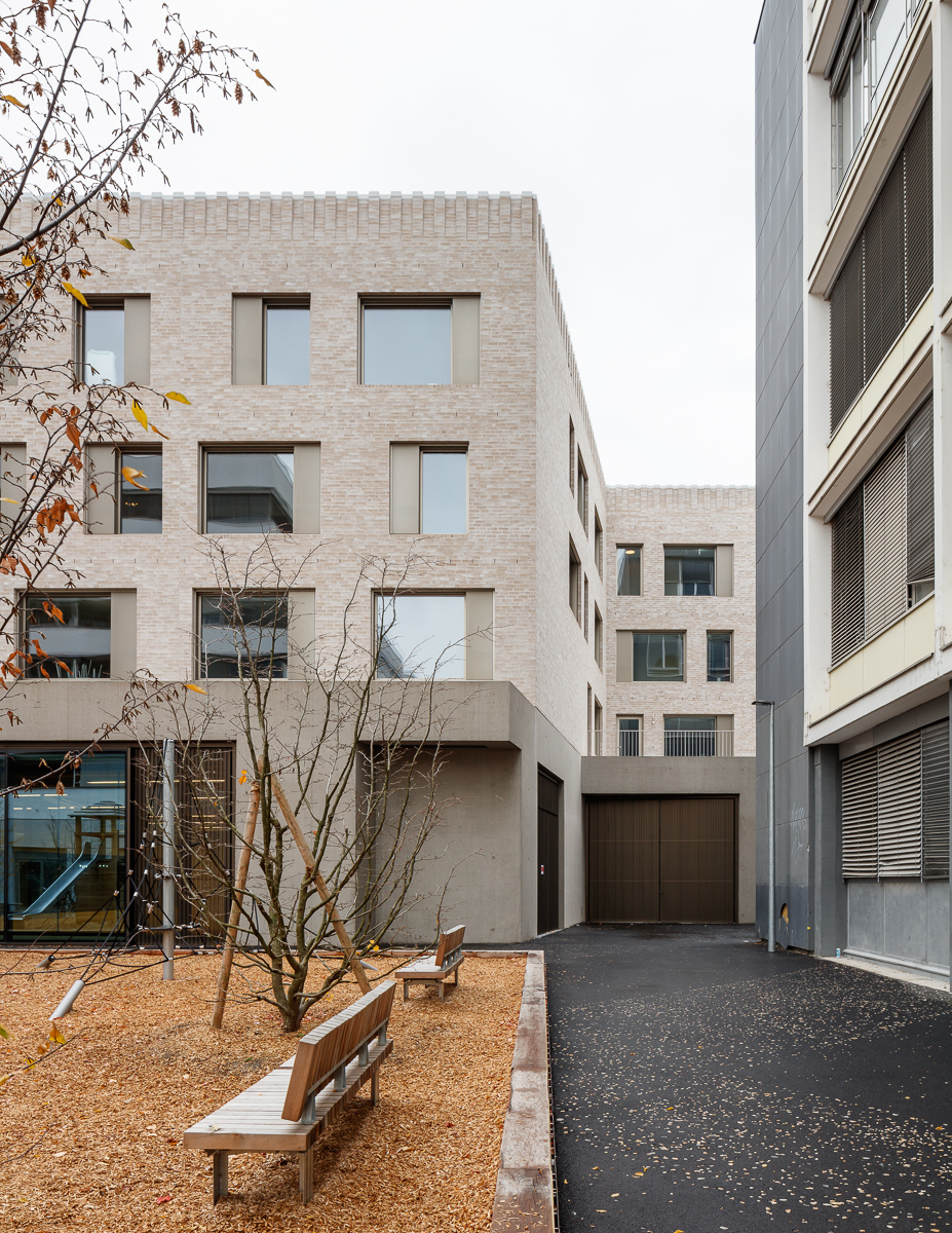Public Facilities Building at Jonction, Geneva / by Lacroix Chessex - 谷德设计网