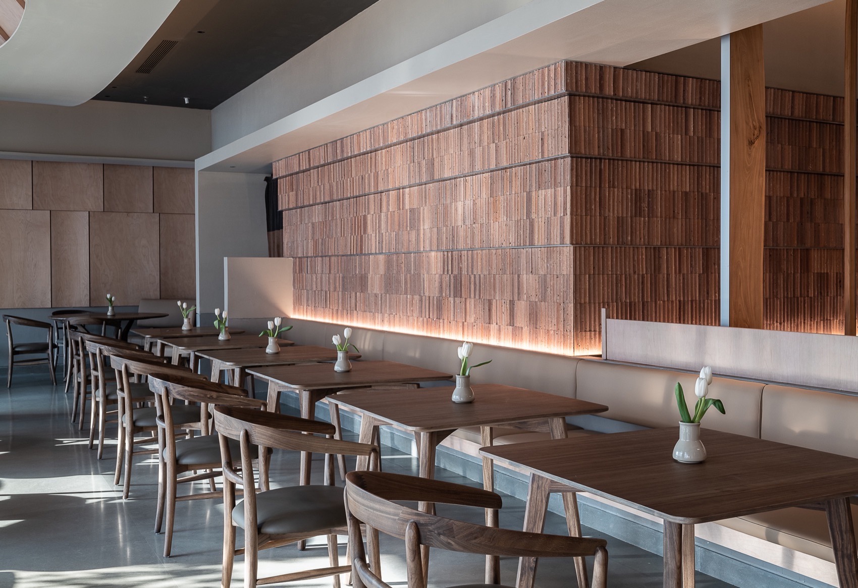 The Goose Hut Bistro by Wuzhi Design - 谷德设计网