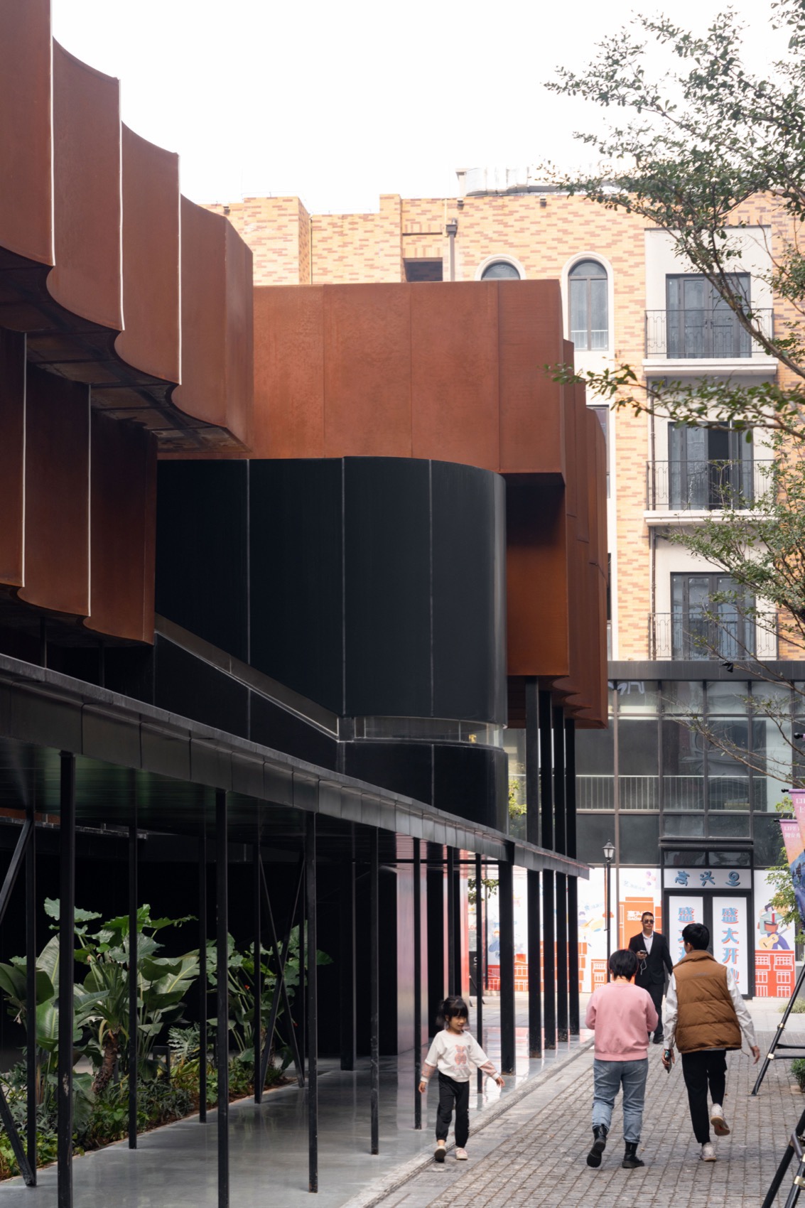 apm: Art Gallery In the Community by Dazhou and Associates - 谷德设计网