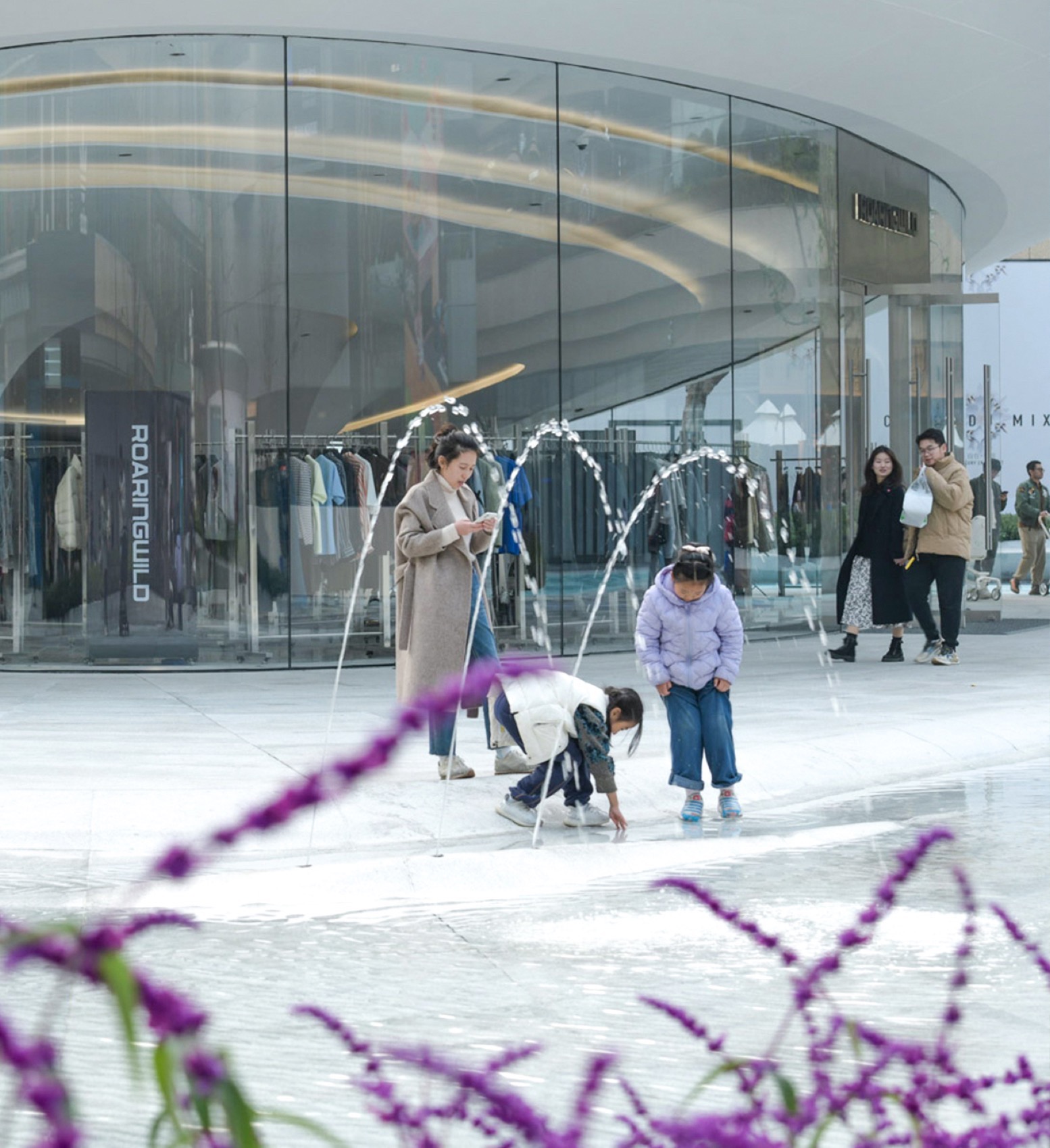 Chengdu Mixc Public Plaza Renovation by FLO - 谷德设计网