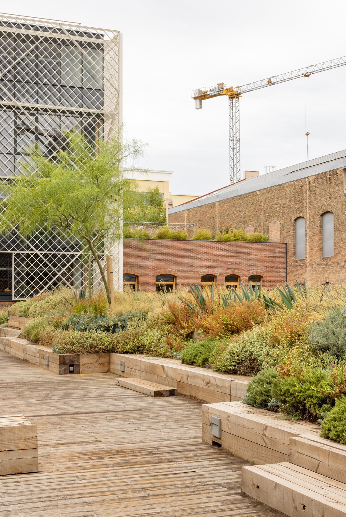 KNEM办公楼，西班牙 / b720 Fermín Vázquez Arquitectos - 谷德设计网