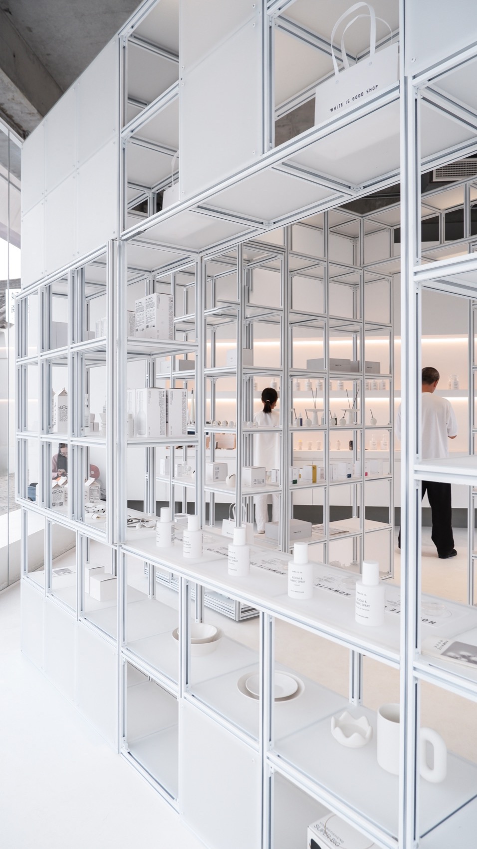 White Is Good Shop by designRESERVE - 谷德设计网
