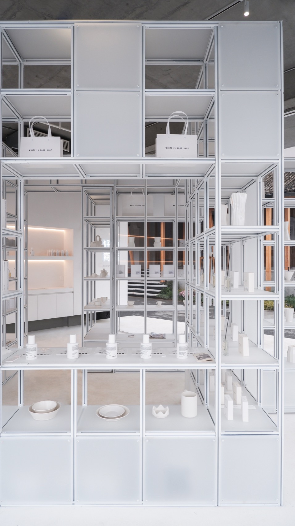 White Is Good Shop by designRESERVE - 谷德设计网