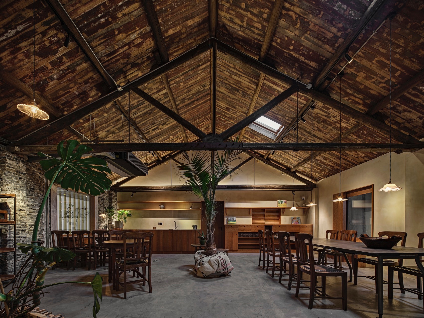 Old in the deep alley by Shanghai Shanxiang Architectural Design ...
