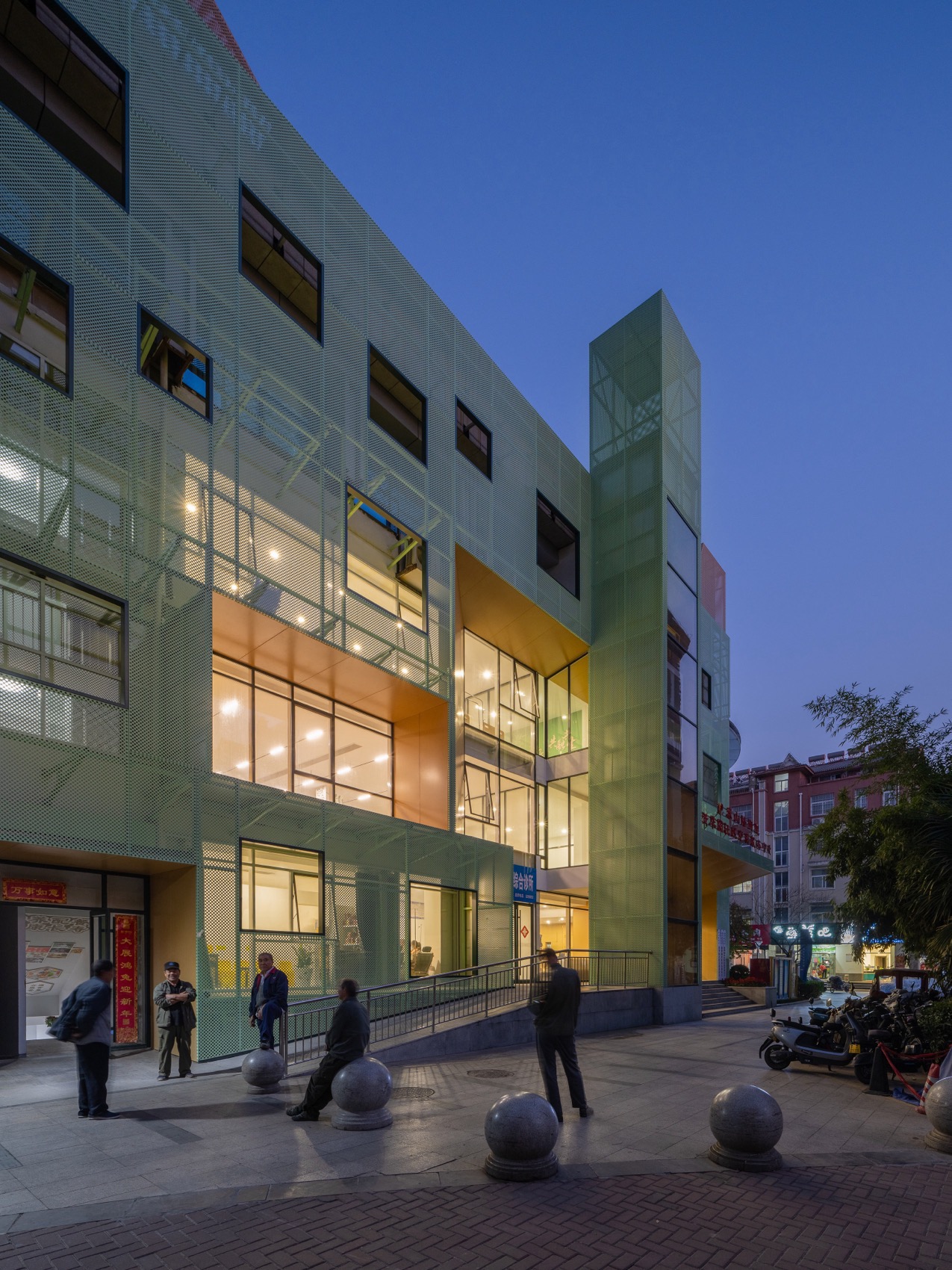 The Qinghuayuan Intergenerational Community Center Renovation by ...