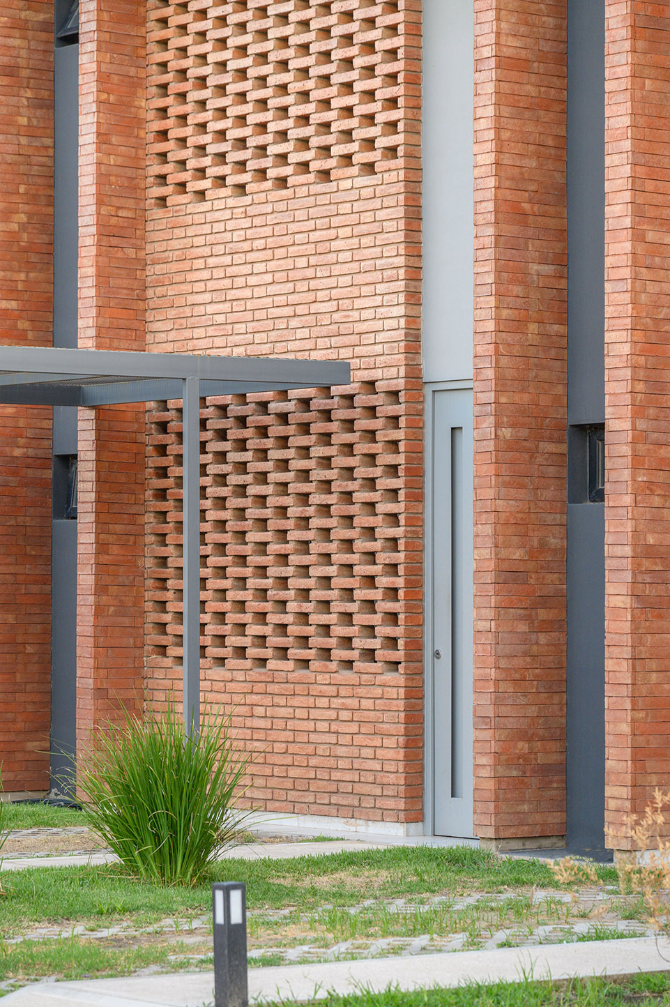 Valpo housing complexes by Montevideo studio - 谷德设计网