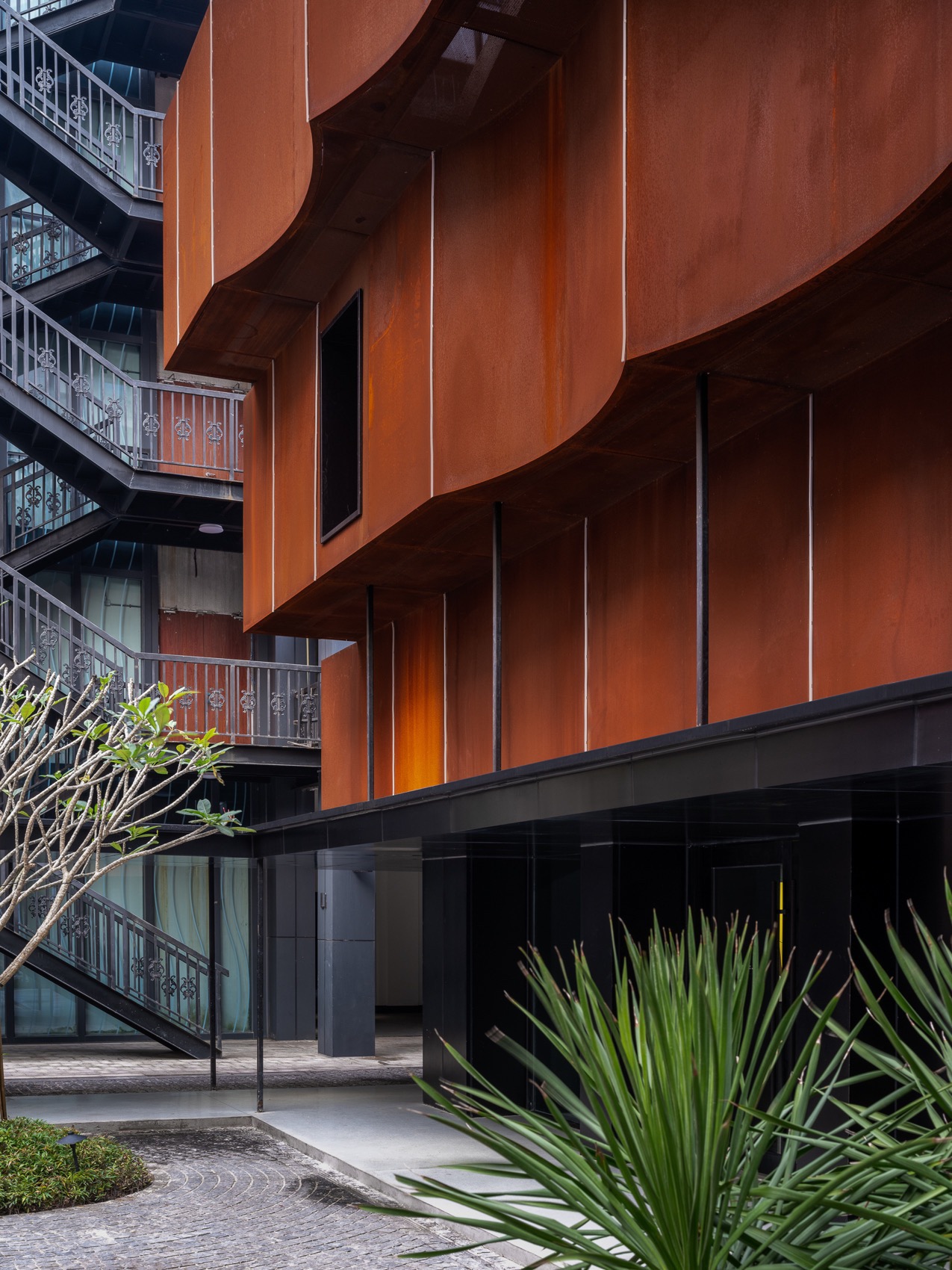 apm: Art Gallery In the Community by Dazhou and Associates - 谷德设计网