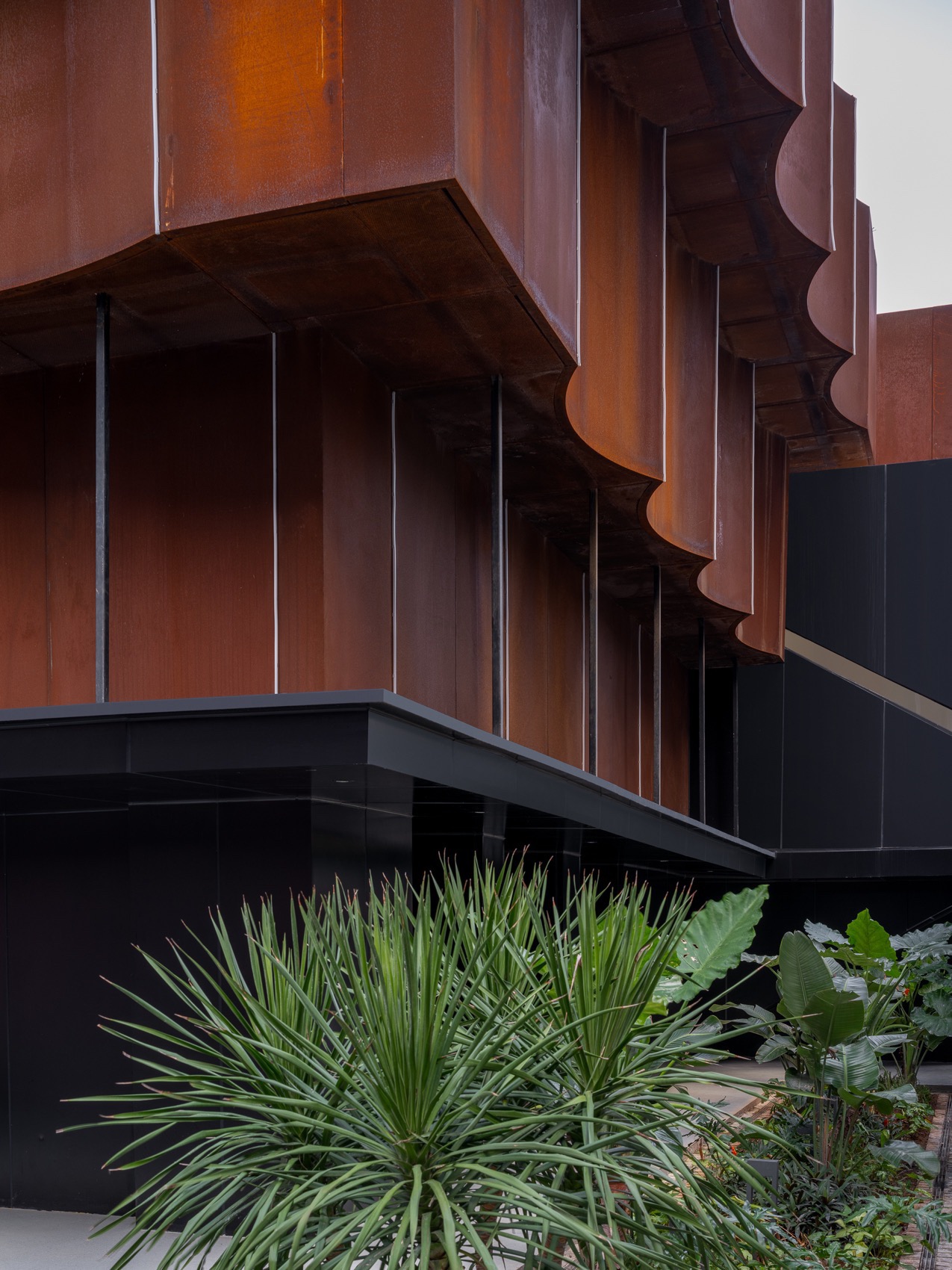 apm: Art Gallery In the Community by Dazhou and Associates - 谷德设计网