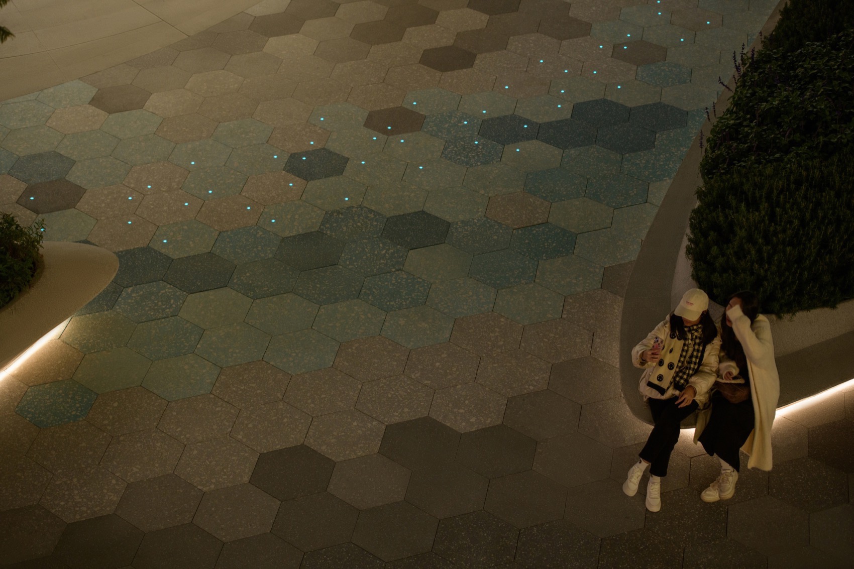 Chengdu Mixc Public Plaza Renovation by FLO - 谷德设计网