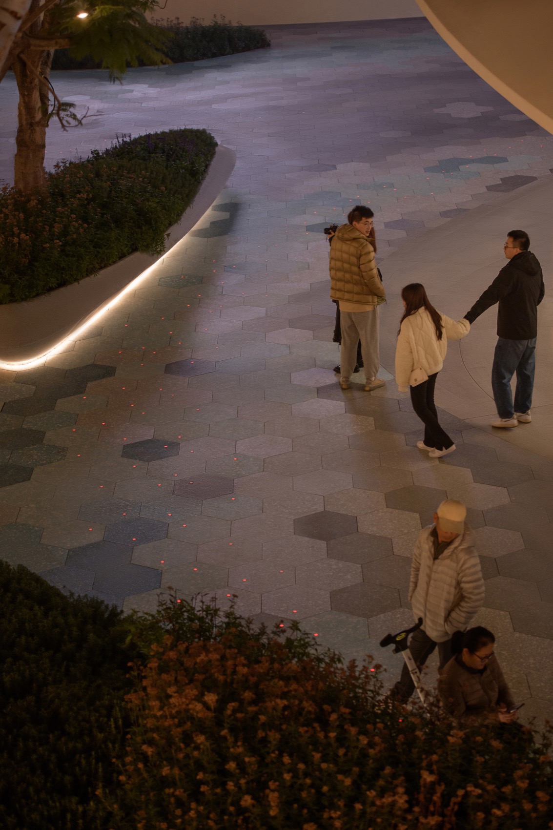 Chengdu Mixc Public Plaza Renovation by FLO - 谷德设计网