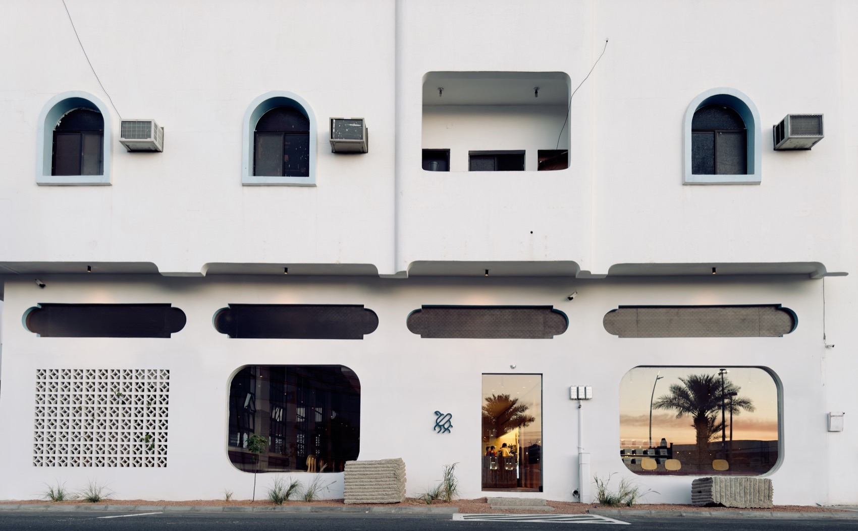 Camel Step Coffee Roasters Shop, Hail by Faris Alosaimi - 谷德设计网