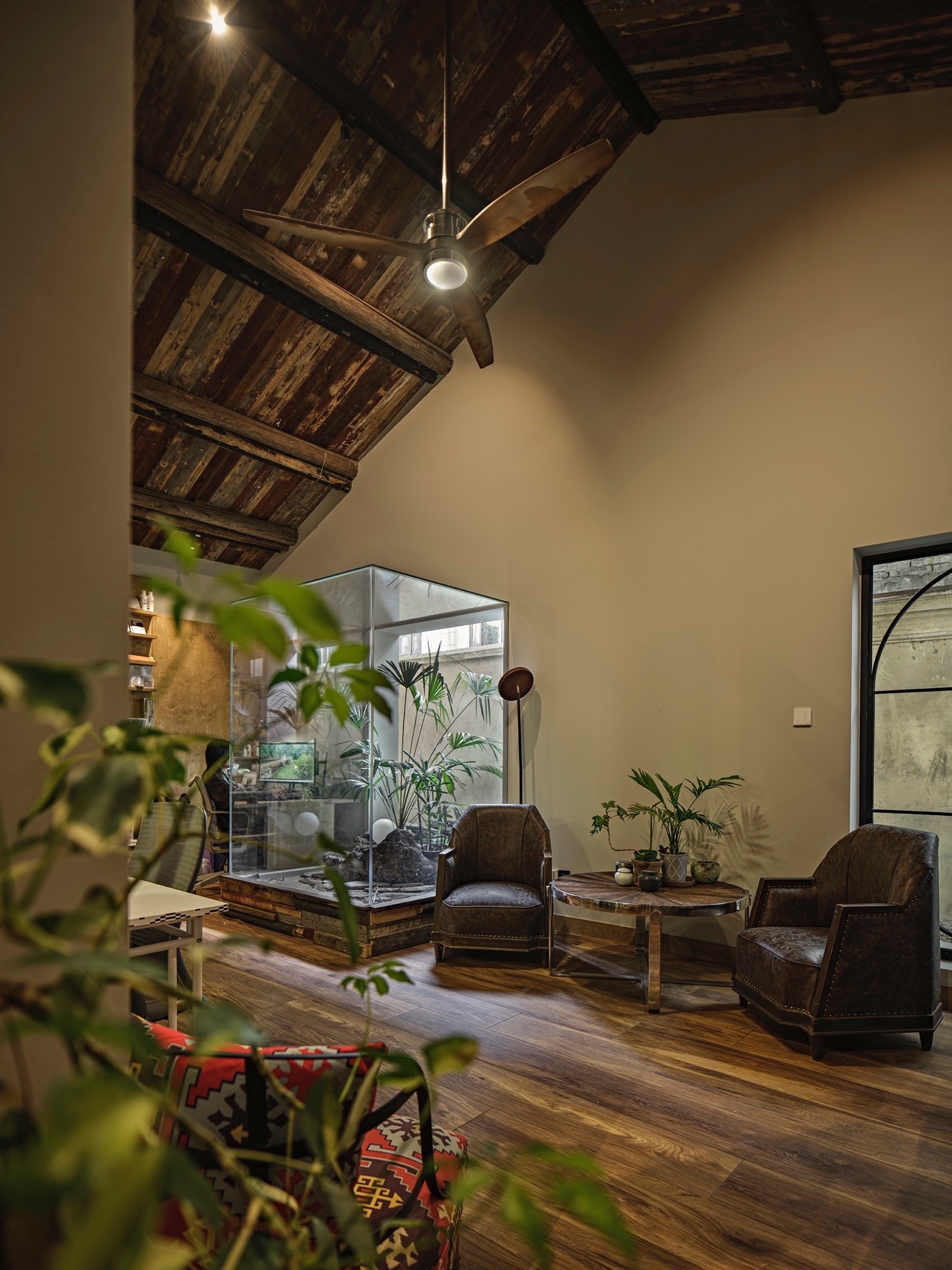 Old in the deep alley by Shanghai Shanxiang Architectural Design ...