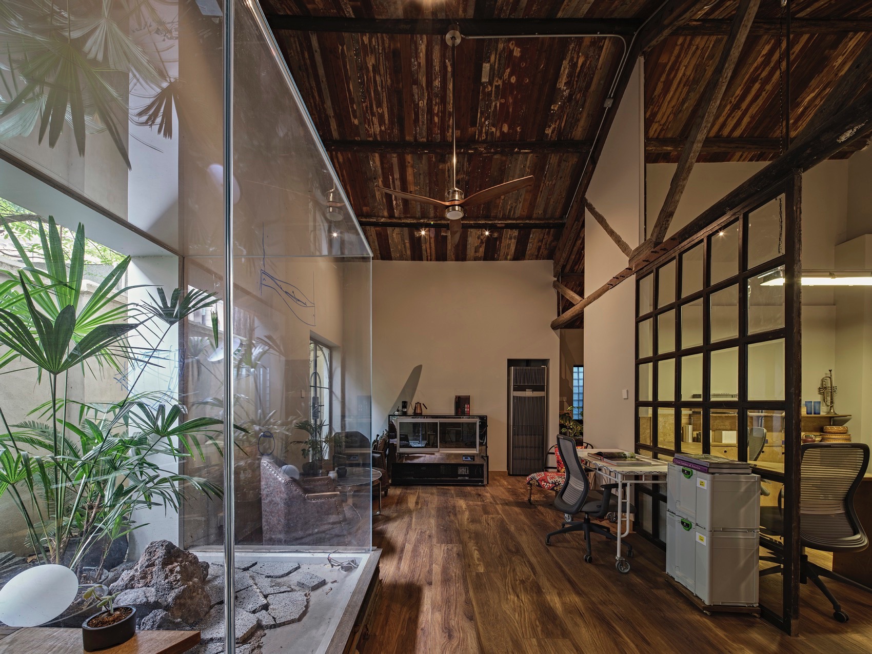Old in the deep alley by Shanghai Shanxiang Architectural Design ...