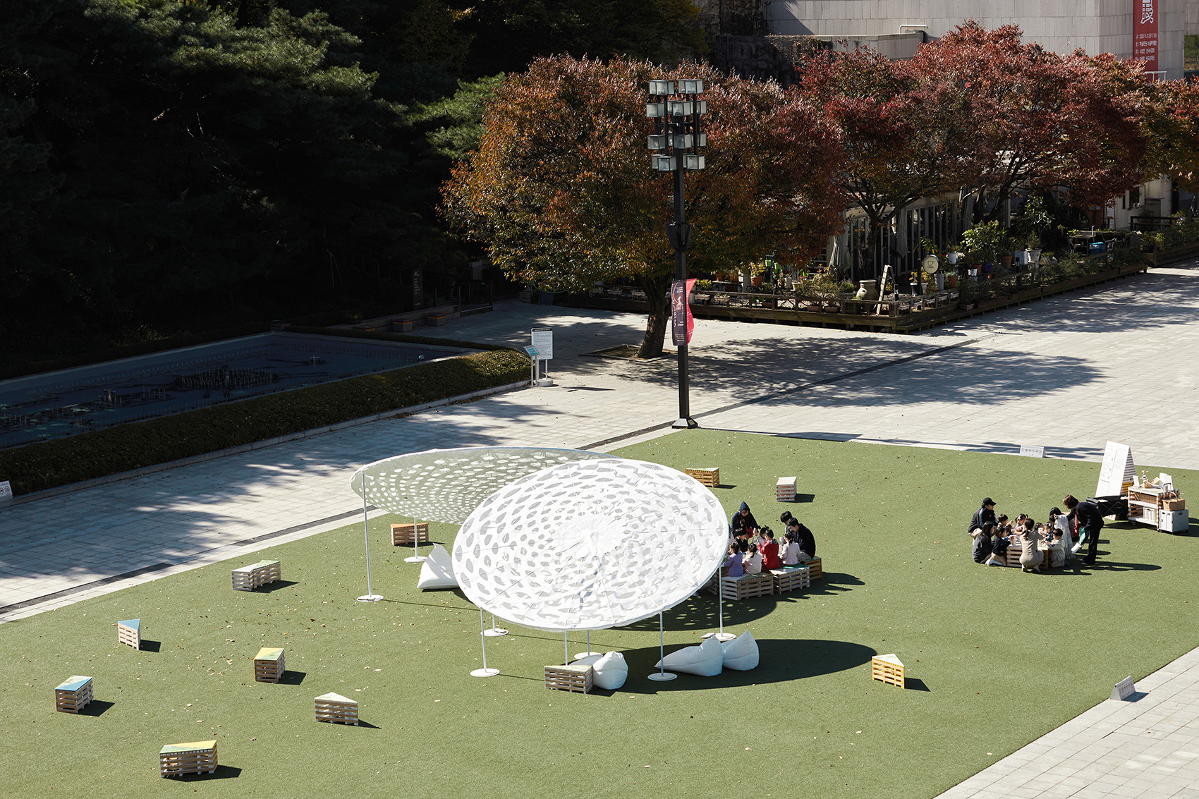 Volvo Circle Pavilion by Studio Heech - 谷德设计网