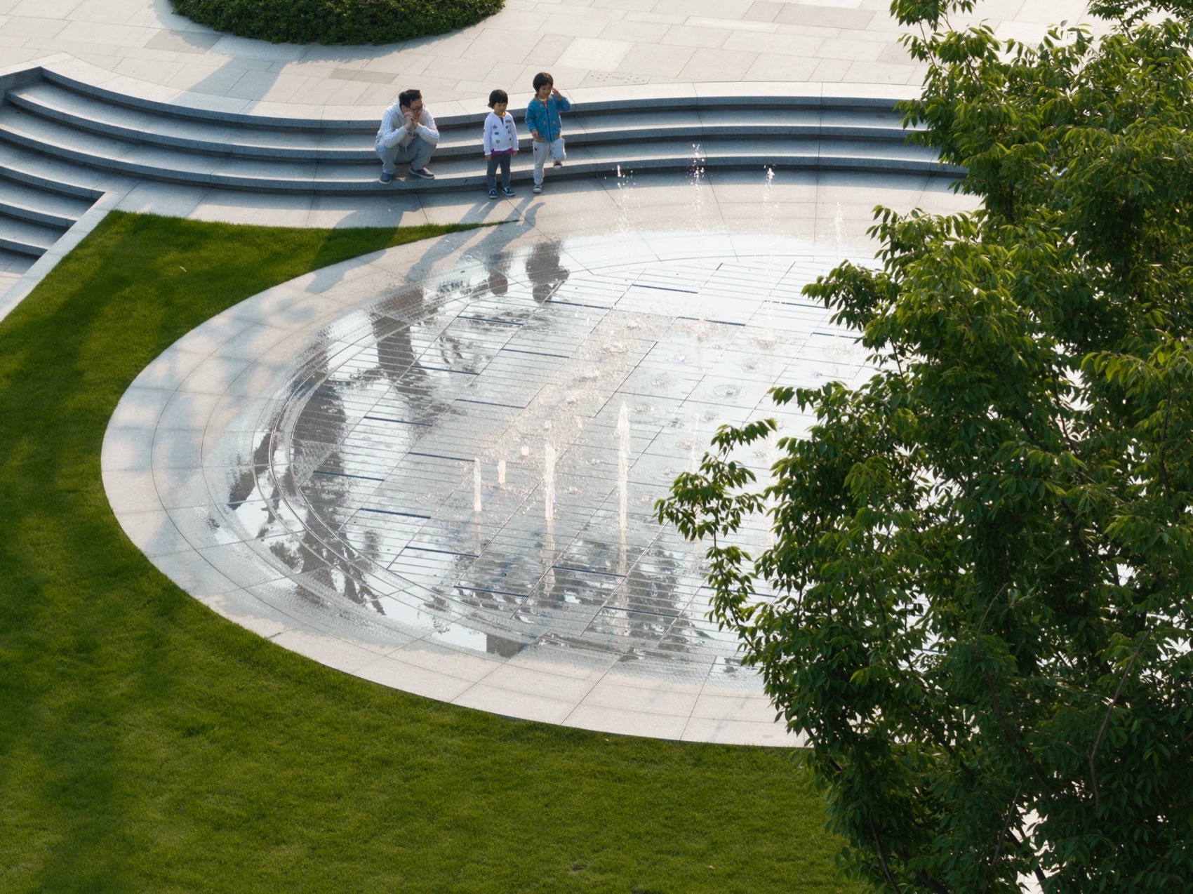 The MixC Wuxi Binhu Landscape Design by PLAND - 谷德设计网