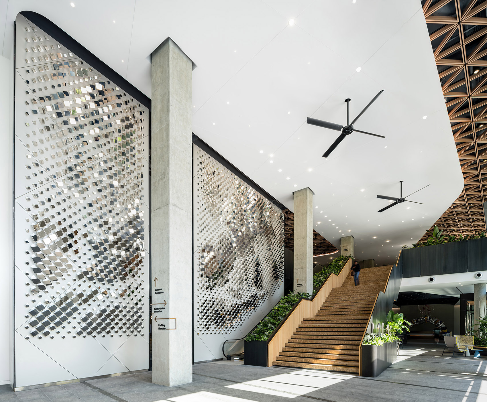 Silver Lining by Rob Ley Studio - 谷德设计网