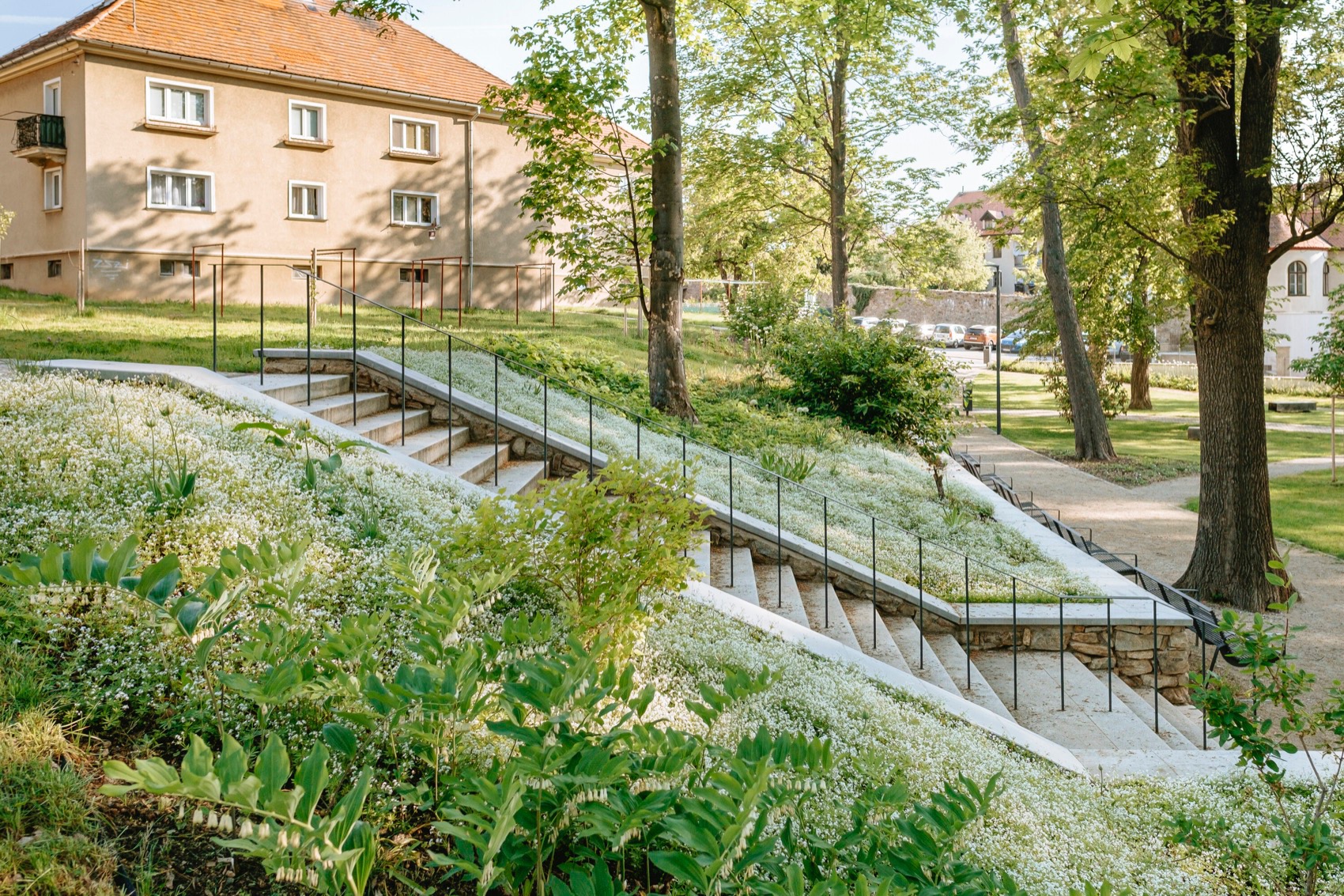 Revitalisation of Stéphanie’s Park by M2AU - 谷德设计网