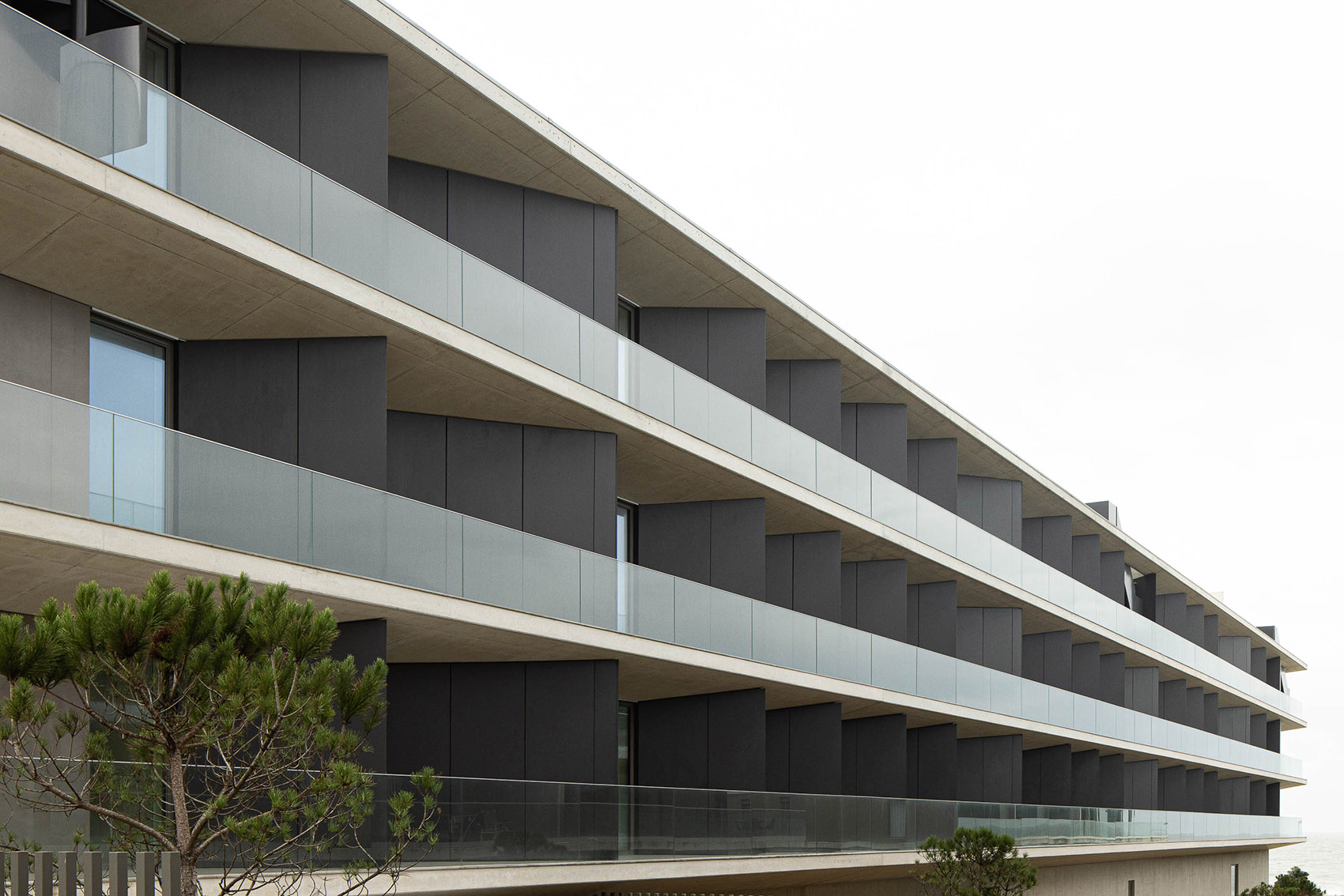 Seashore Building by Atelier d’Arquitectura Lopes da Costa - 谷德设计网