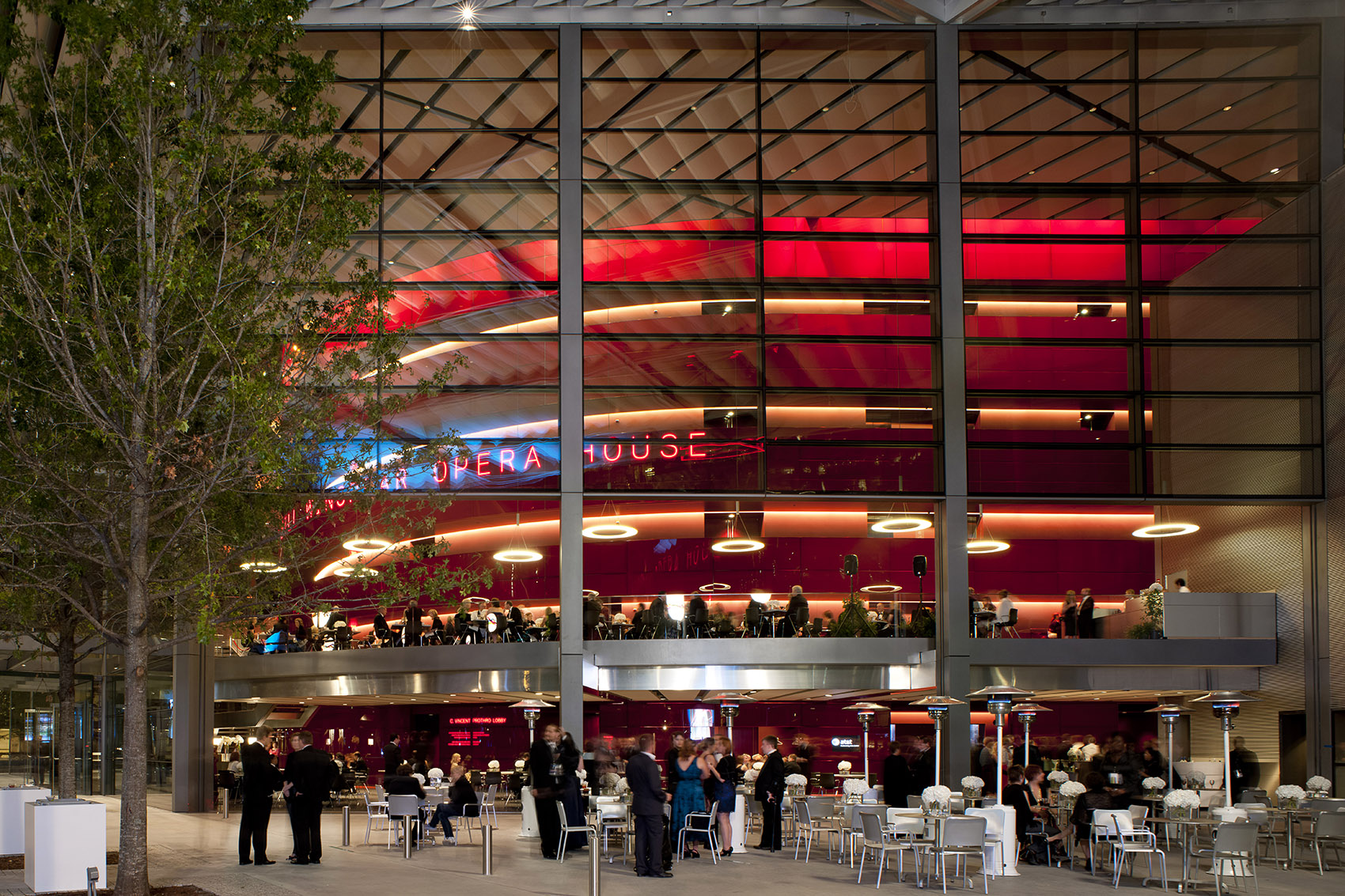 Winspear Opera House by Foster + Partners - 谷德设计网