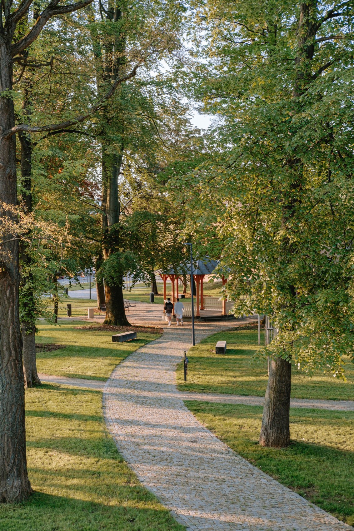 Revitalisation of Stéphanie’s Park by M2AU - 谷德设计网