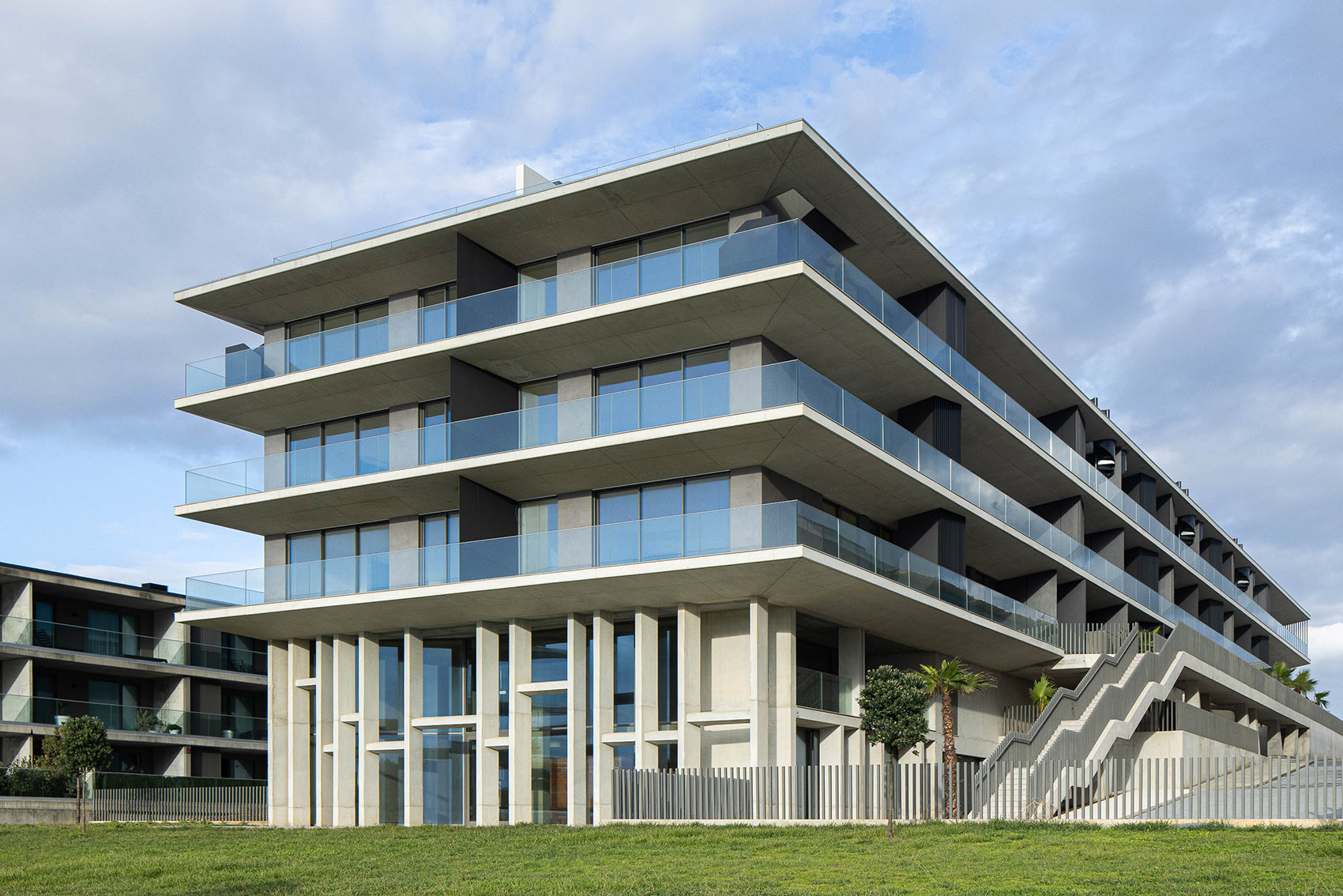 Seashore Building by Atelier d’Arquitectura Lopes da Costa - 谷德设计网