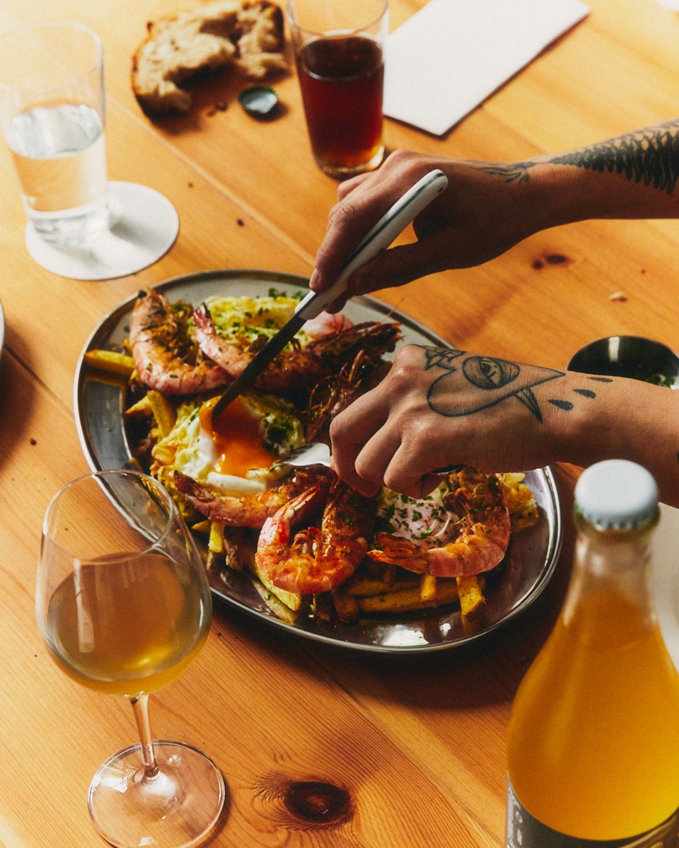 Tiberi Bar by H3o Architects - 谷德设计网