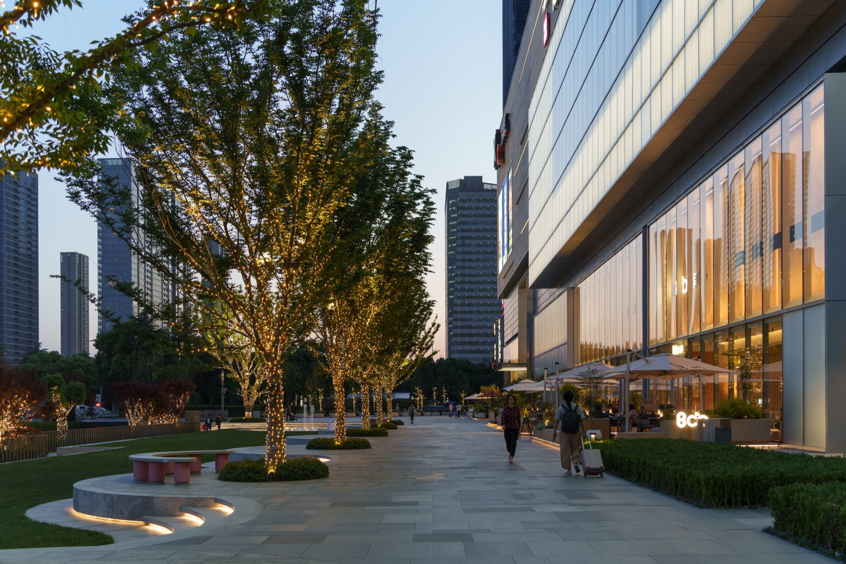 The MixC Wuxi Binhu Landscape Design by PLAND - 谷德设计网